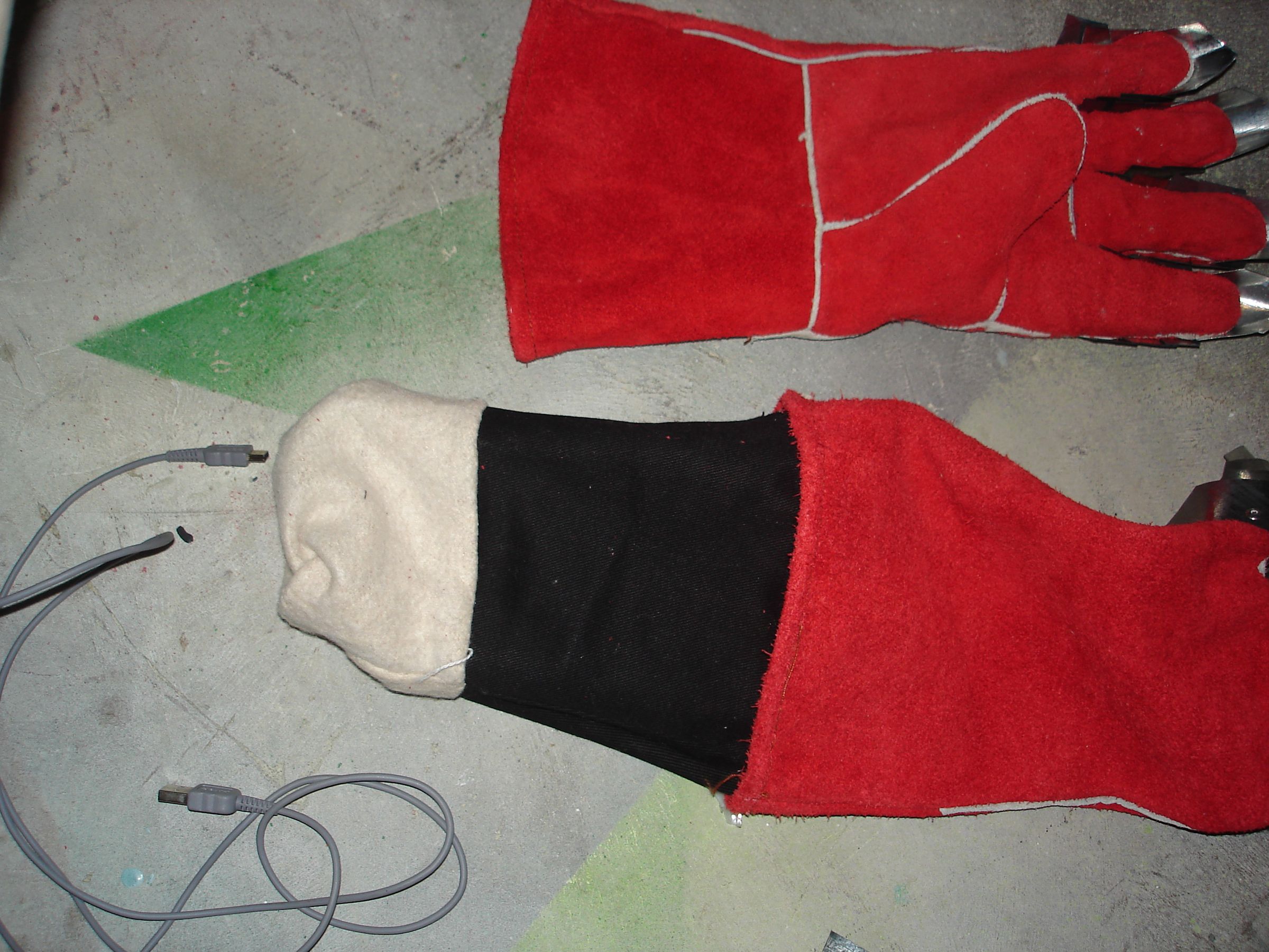 Building a Medieval Gauntlet : 11 Steps (with Pictures) - Instructables