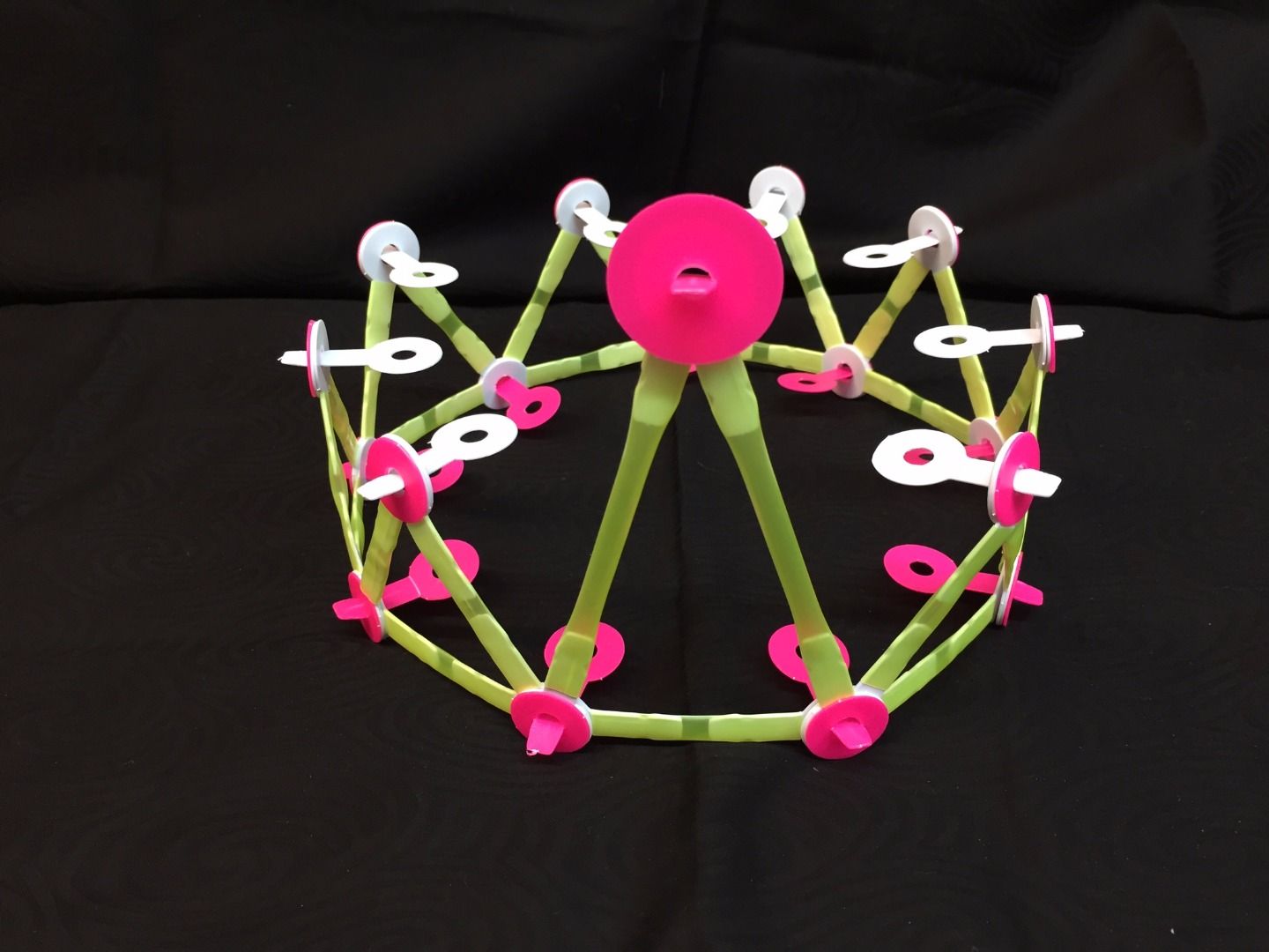 Strawbees Crown : 14 Steps (with Pictures) - Instructables