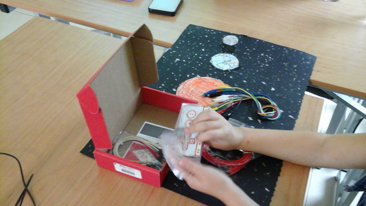 Sun, Earth and Moon: a Journey in the Solar System With Makey Makey : 8 ...