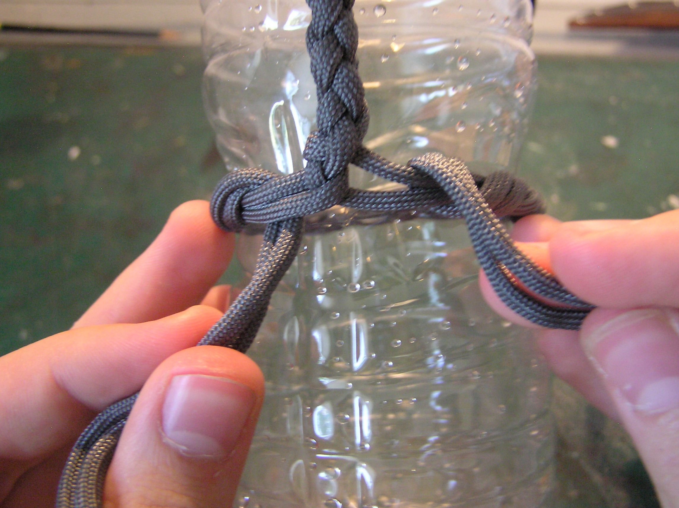 Paracord Water Jug Harness. : 6 Steps (with Pictures) - Instructables
