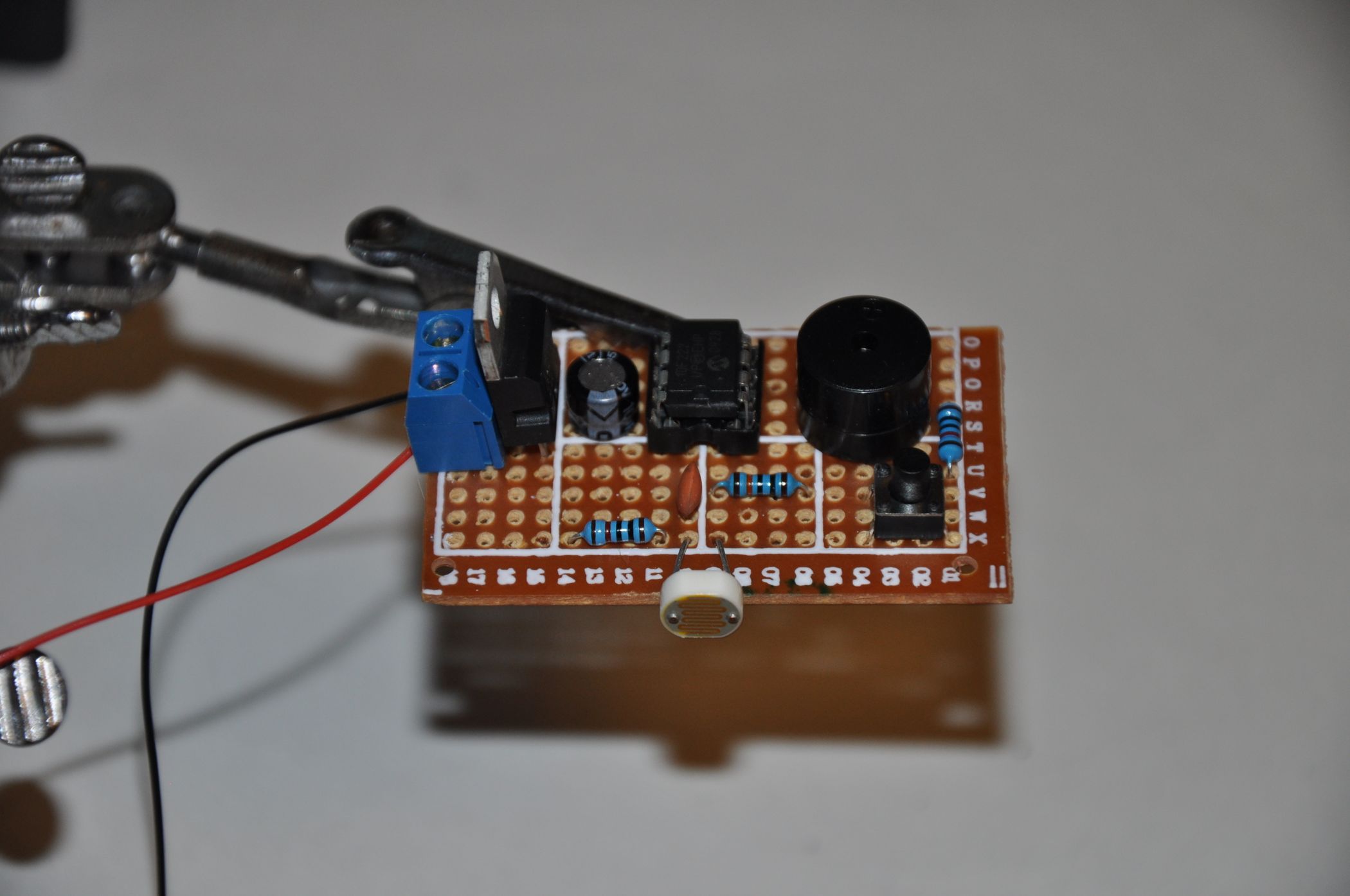 Extrenely Sensitive Laser Detector Security Device - No HW Comparator ...