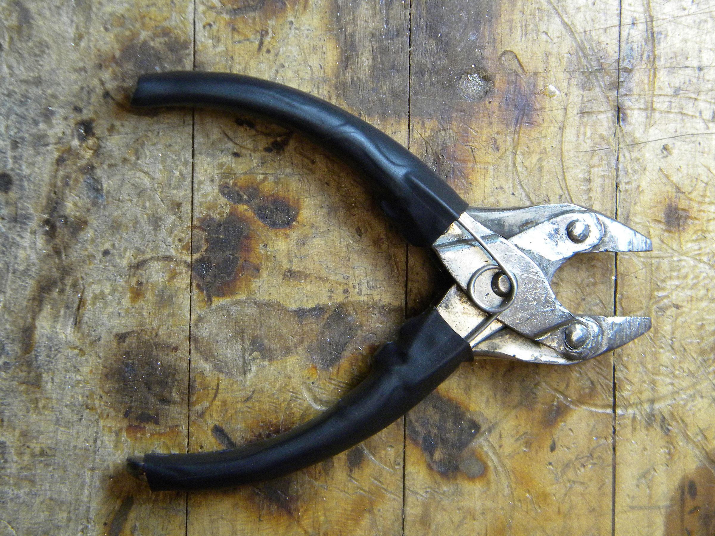 How to Add Springs to Parallel Pliers : 3 Steps (with Pictures ...