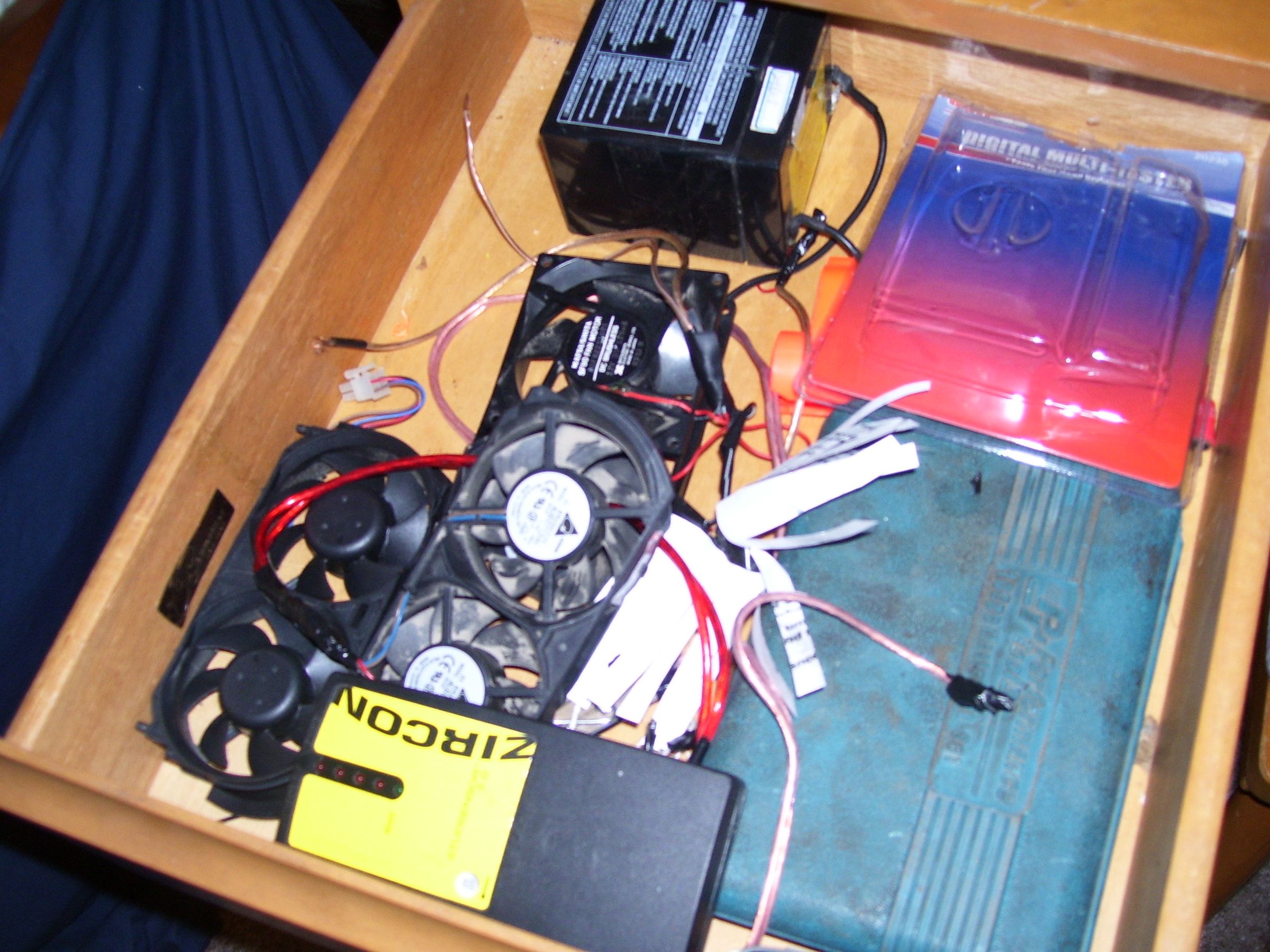 Ajay842's Workdesk. - Instructables