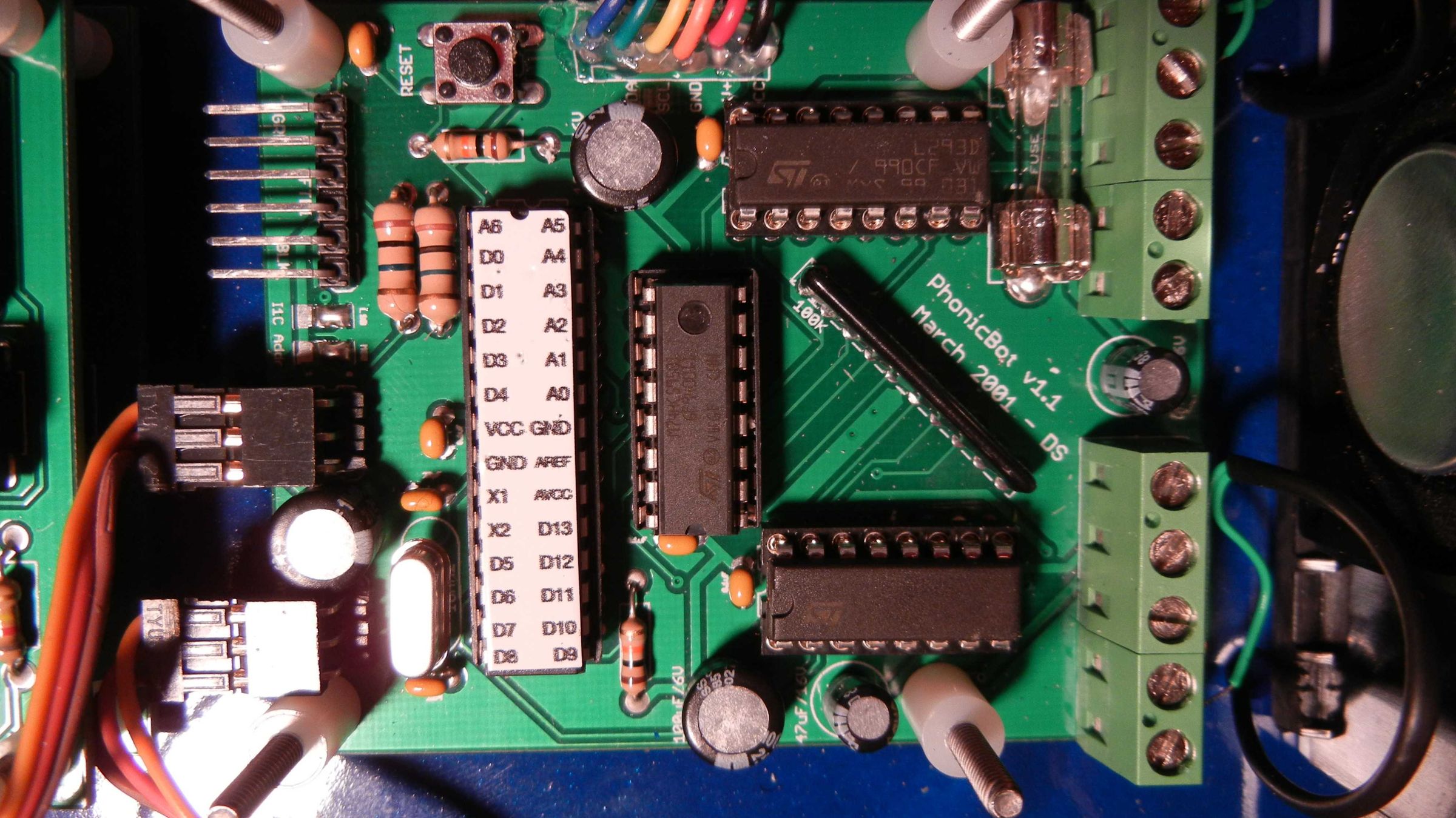 JabberBot! the Arduino Robot With an ATMega Brain and Bluetooth Braun ...