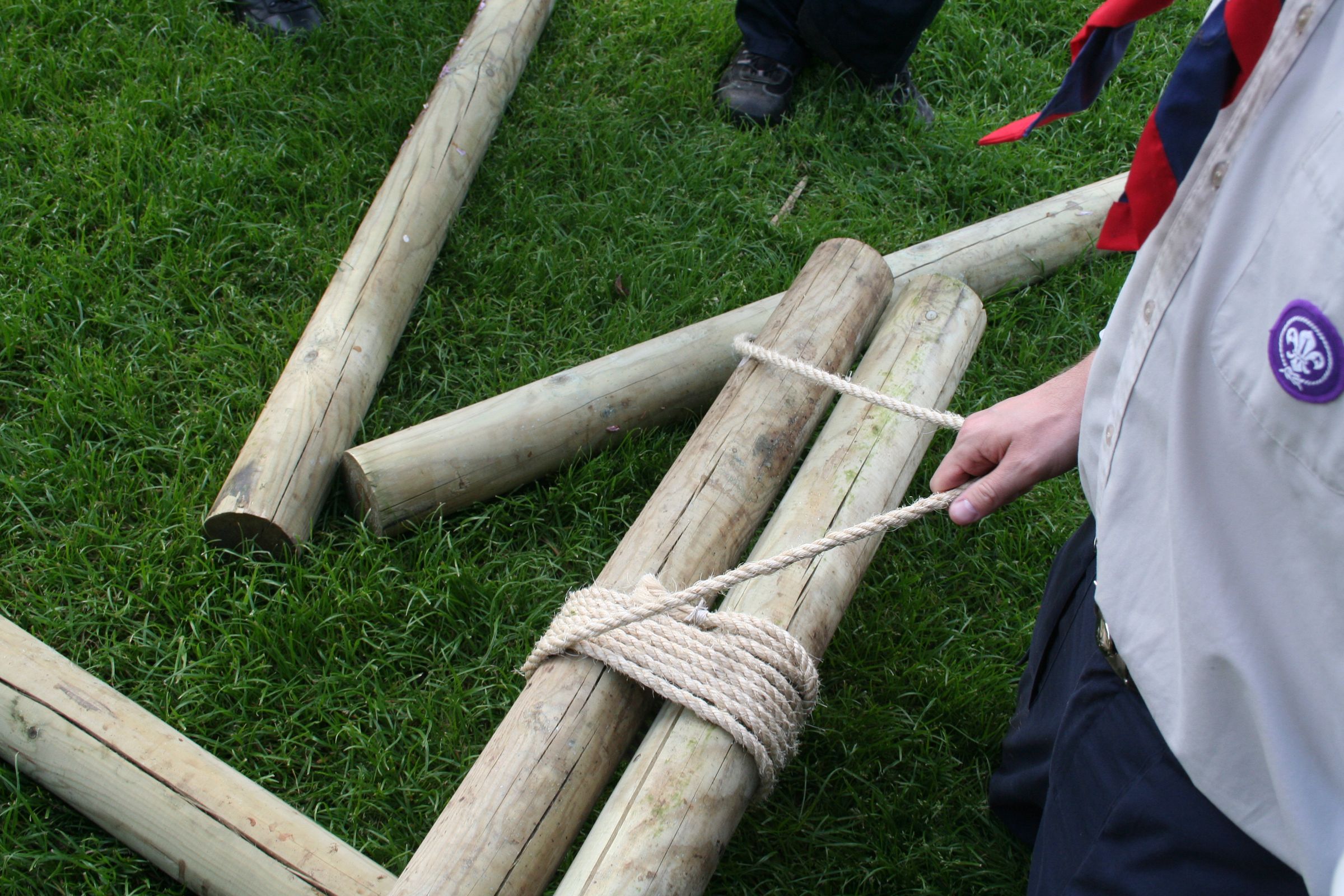 Simple Pioneering - Build a Swing From Wood Poles! : 5 Steps (with ...