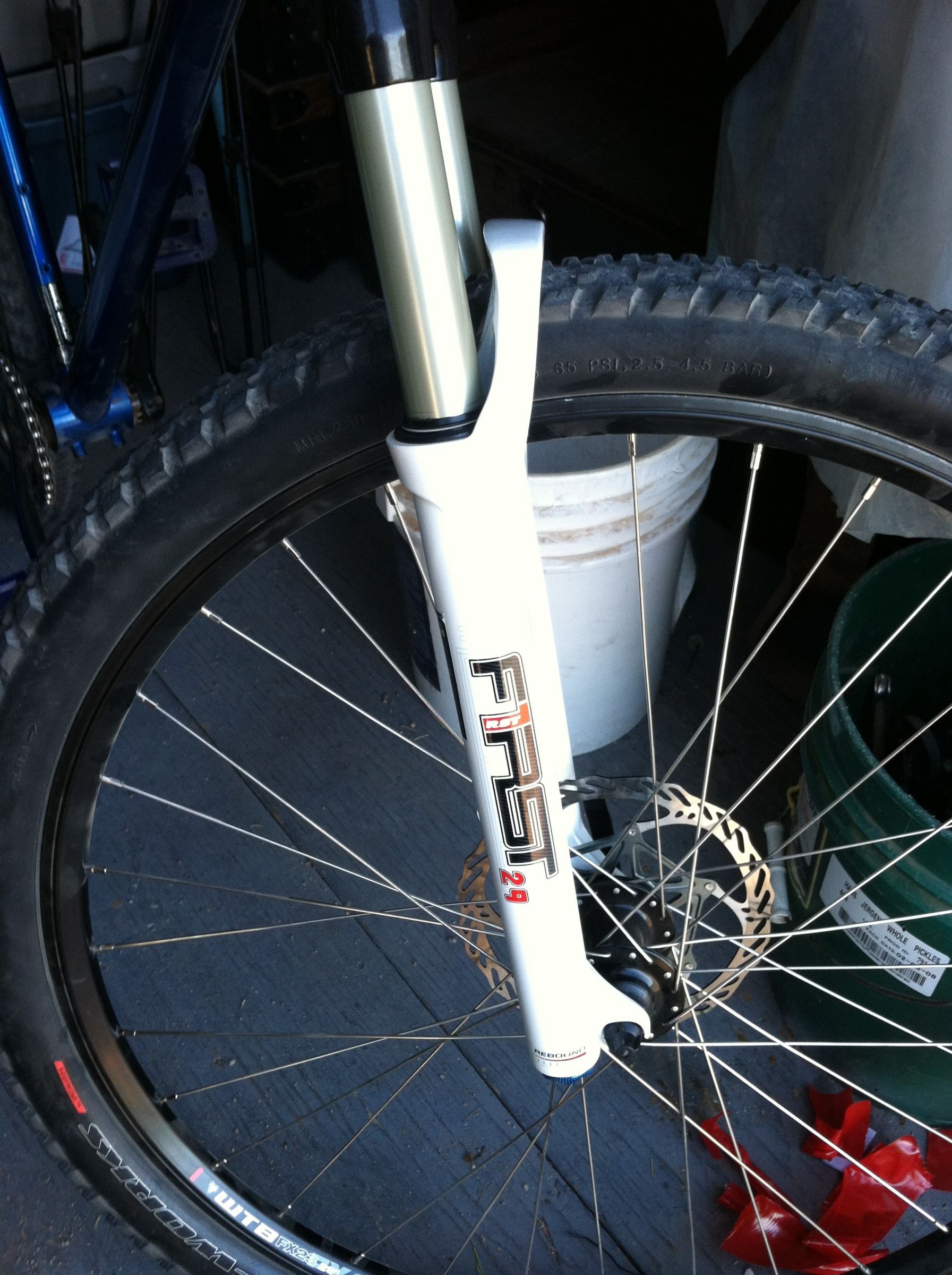 Bike Fork Graphics Removal : 8 Steps (with Pictures) - Instructables