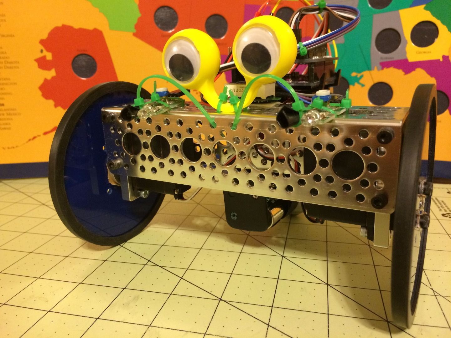 Bumbley - the Little Servo Robot : 12 Steps (with Pictures) - Instructables
