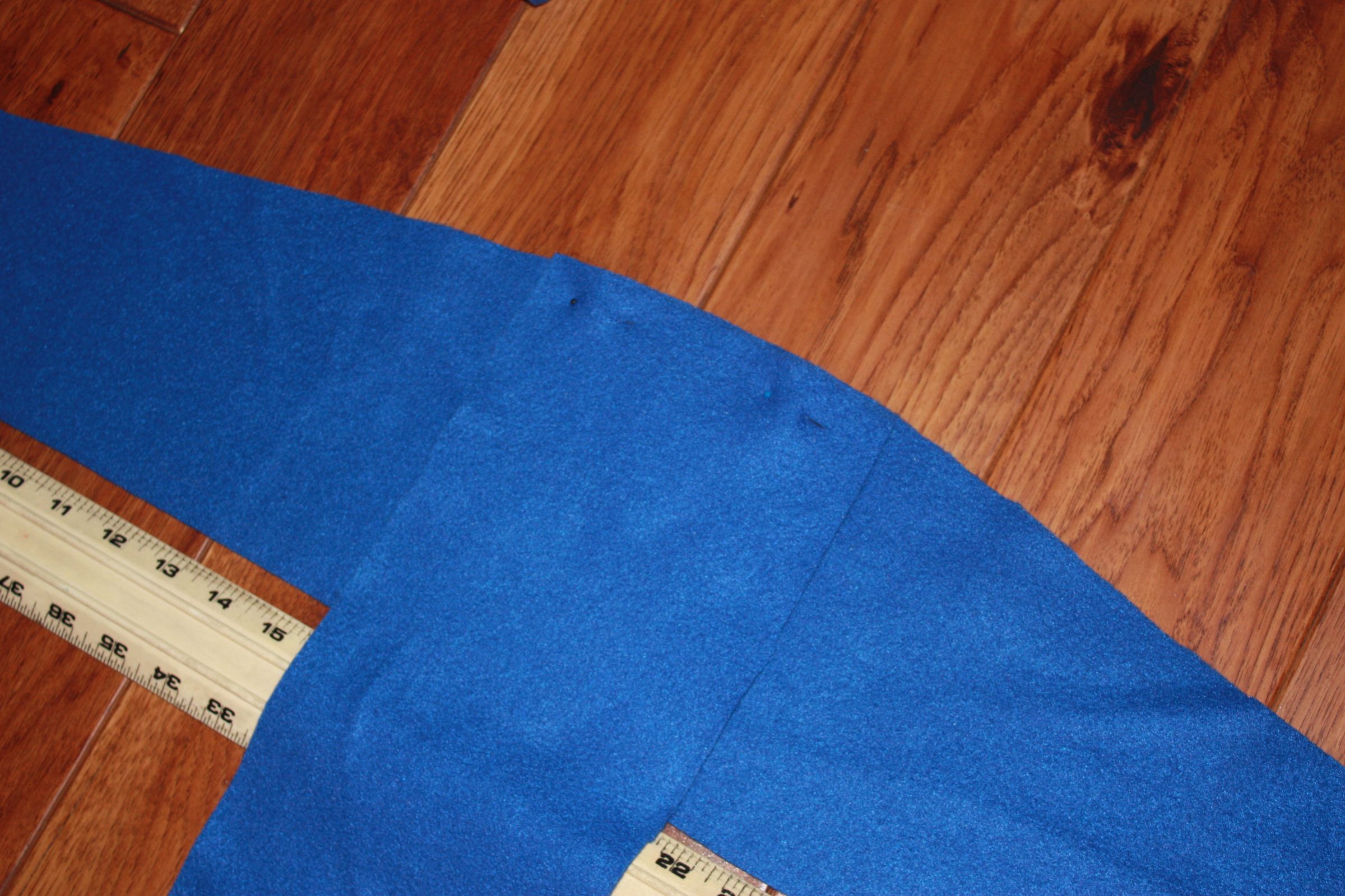 "Snuggie" Character Costume : 19 Steps (with Pictures) - Instructables