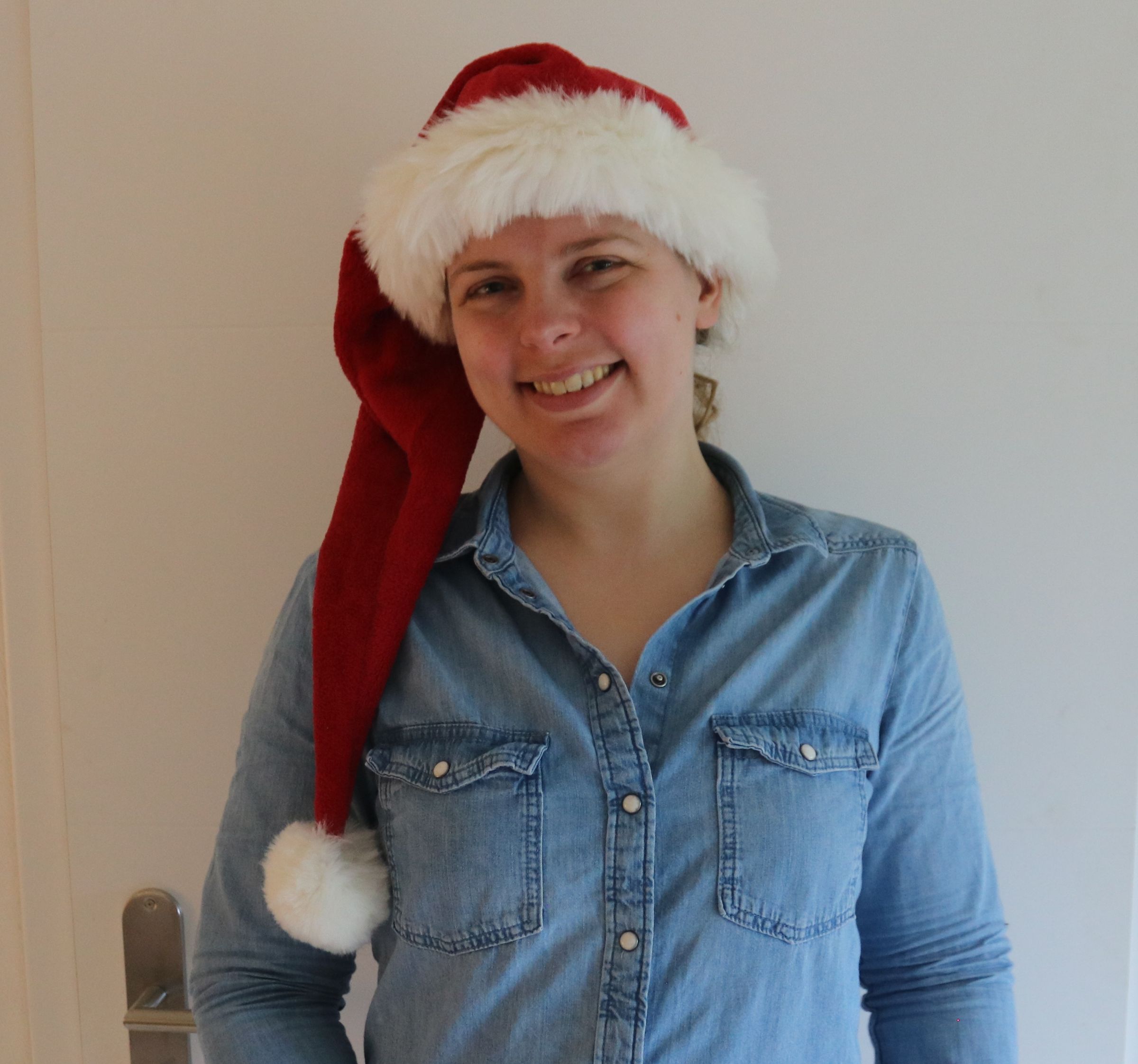 Santa Hat : 4 Steps (with Pictures) - Instructables