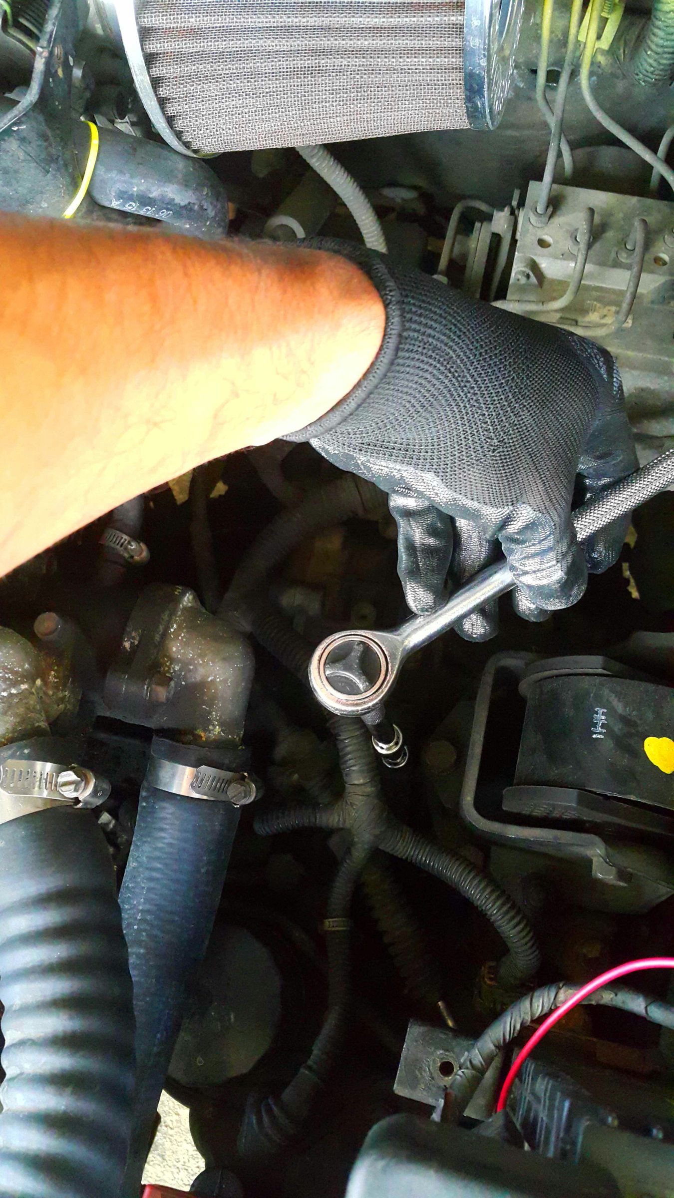 Replacing Transmission Speed Sensors (Hyundai Trajet 2000). : 5 Steps ...