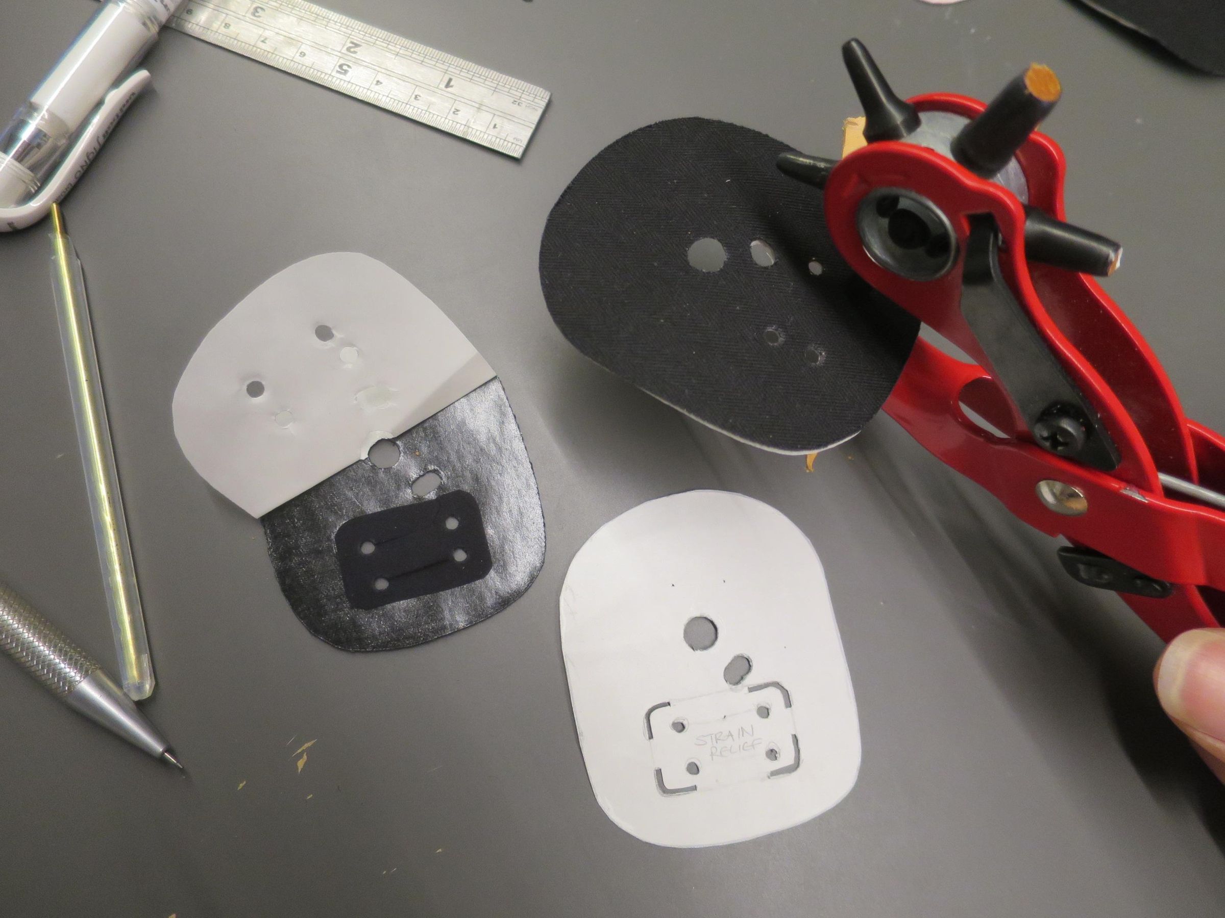‘HYBRID’ VR Data Gloves for Meta Quest + Vive Puck : 10 Steps (with ...