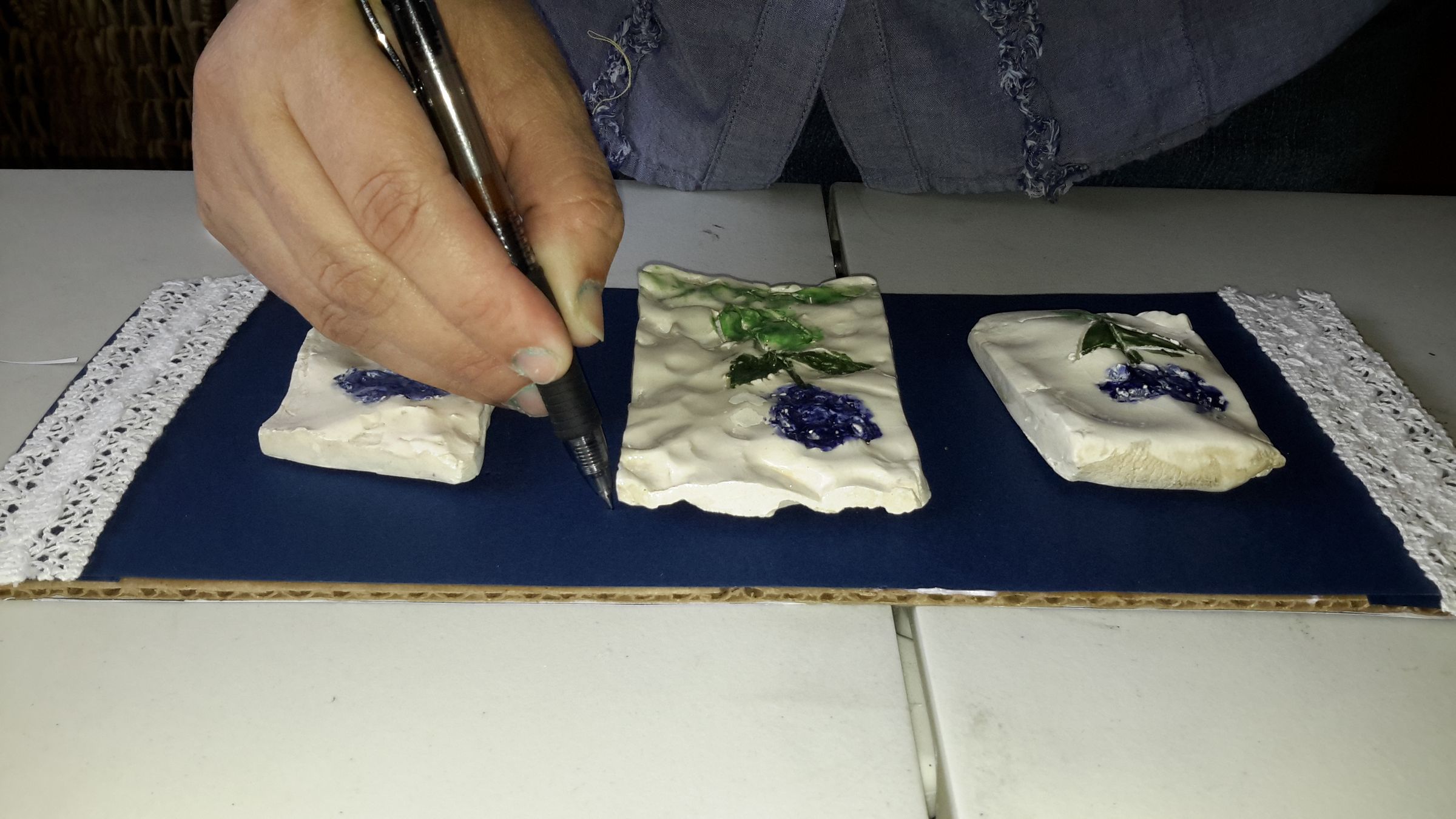 How to Display Keepsakes in a Shadow Box Without Gluing Them Down : 9 ...