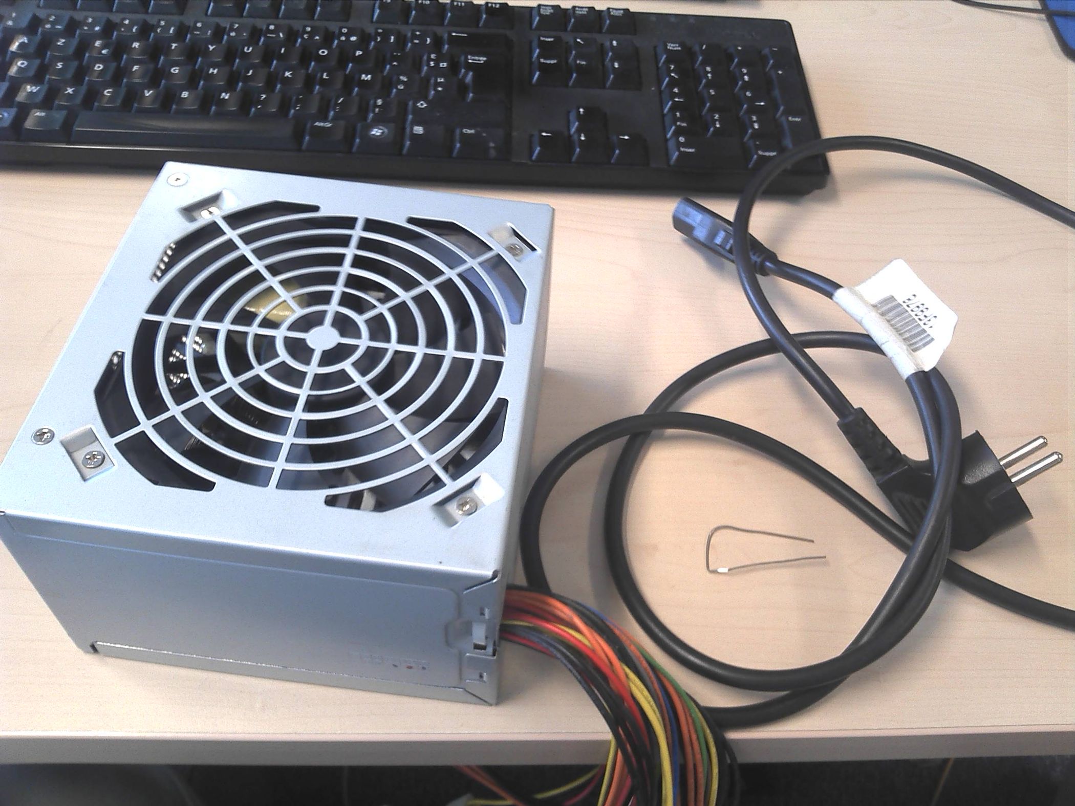 How to Verify If a Power Supply Is Out of Order / Comment Verifier Si ...