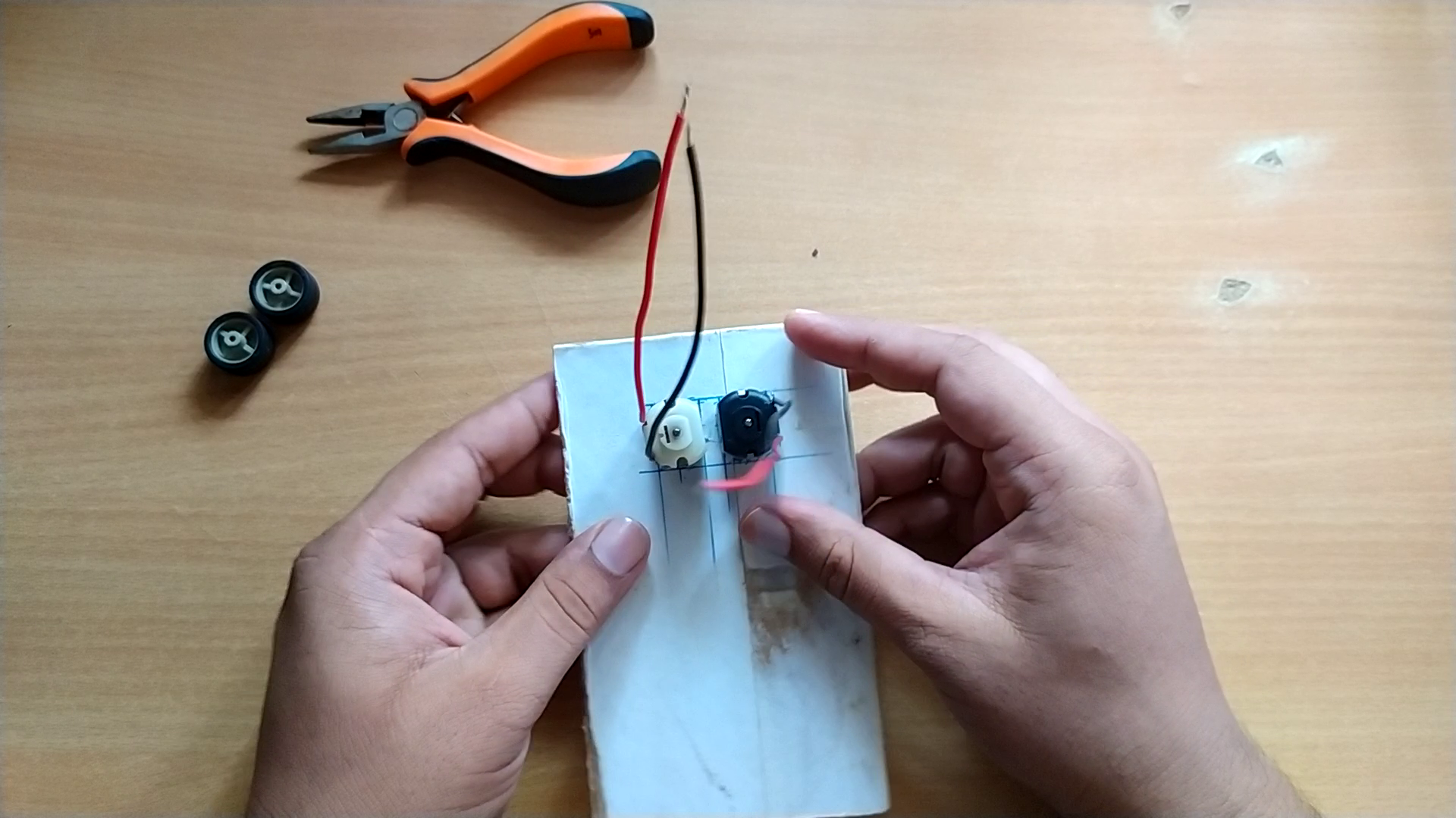 (DIY)Paper Plane Launcher : 3 Steps - Instructables