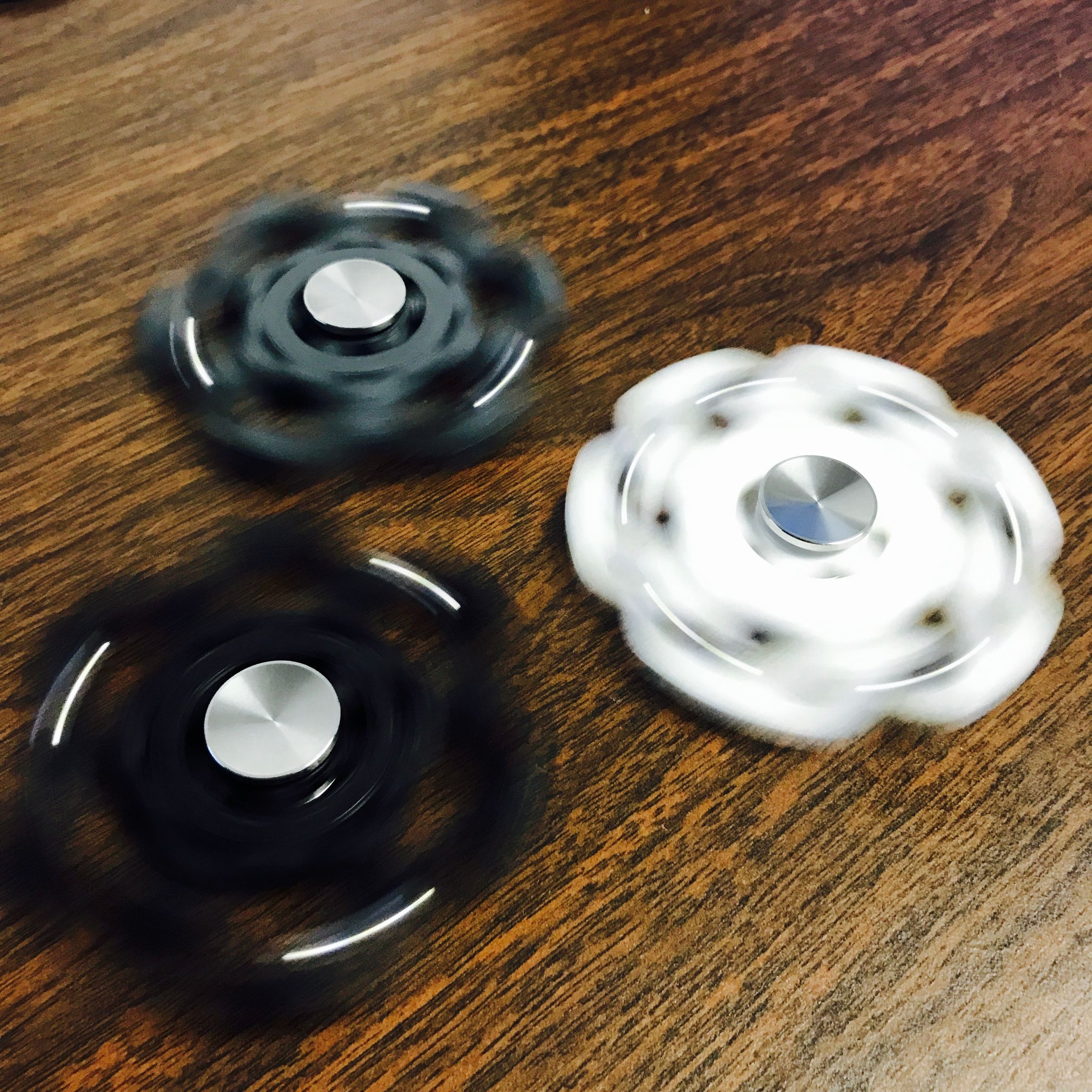 Atom Fidget Spinner W/ "Electrons" - Instructables