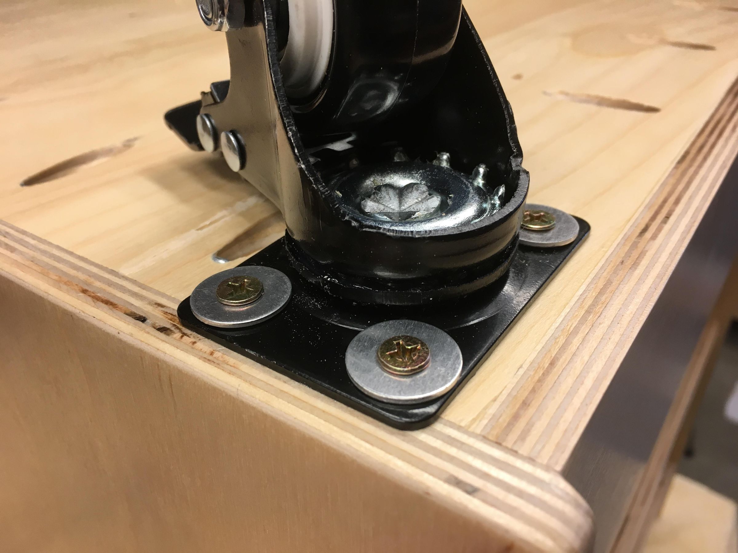 Backyard Movie Theater Cart : 14 Steps (with Pictures) - Instructables