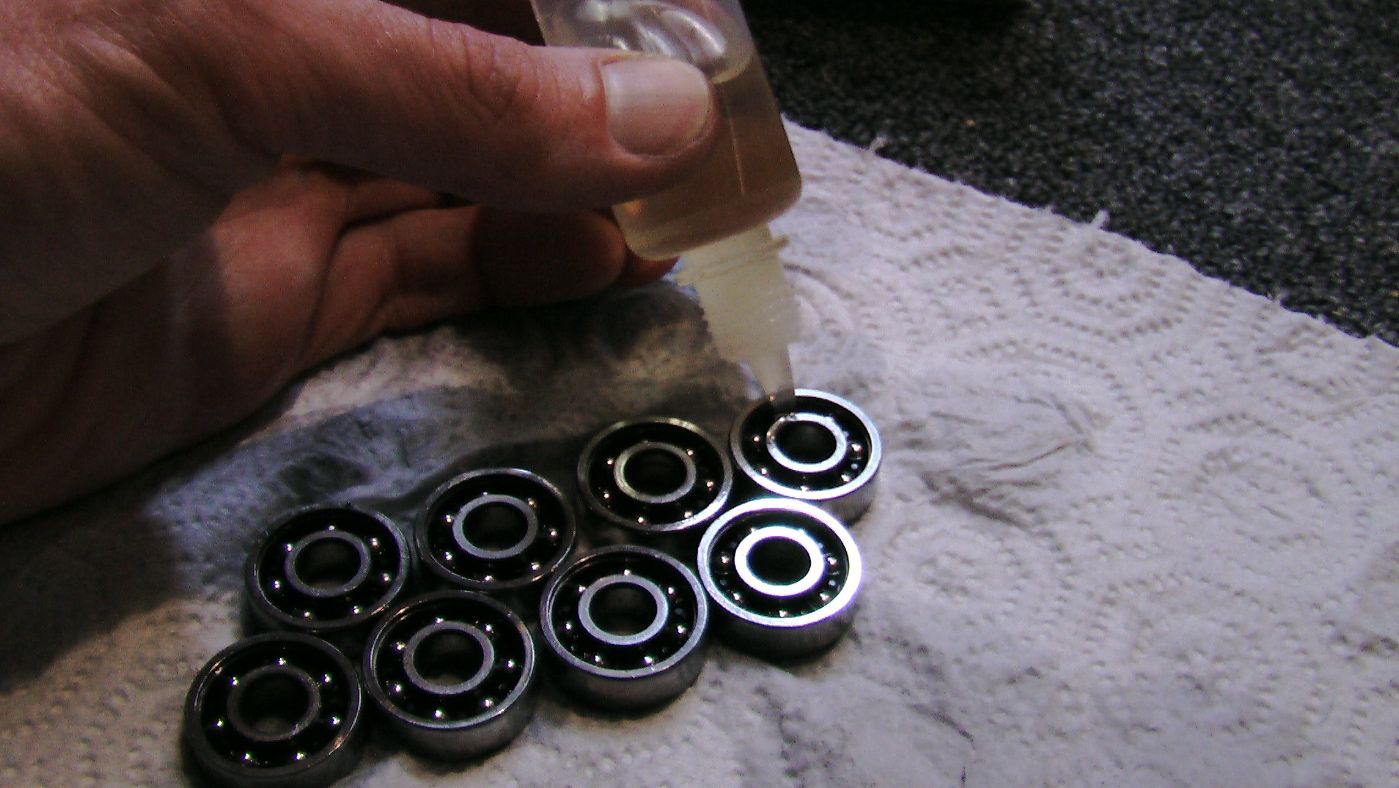 Clean and Lube Skateboard Bearings (long Method) : 7 Steps (with ...