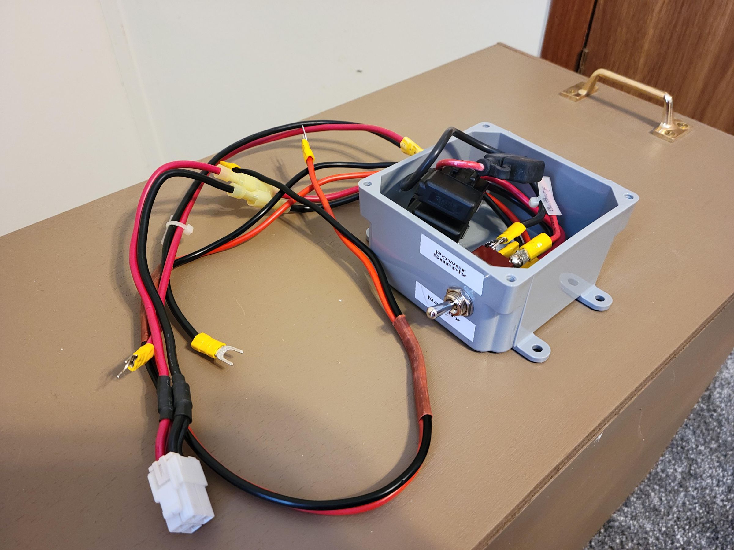 Power Source Switch Box to Switch From AC Power to Battery : 4 Steps ...