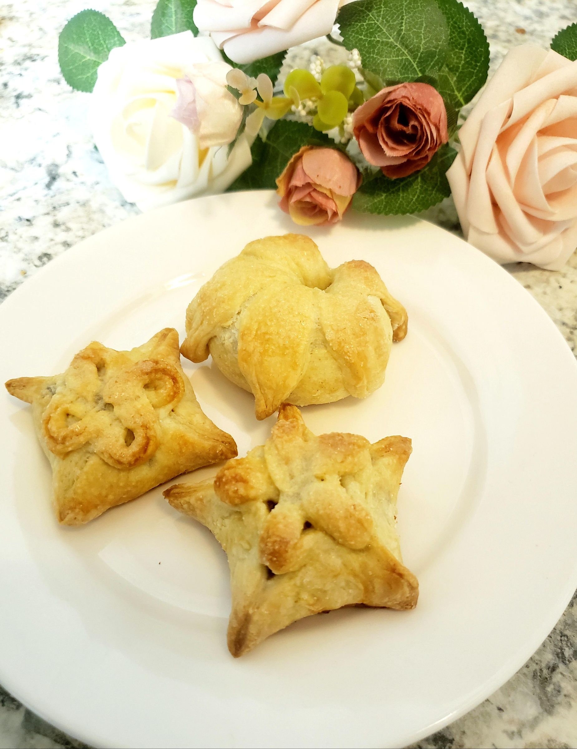 Floral Pinch Pies : 17 Steps (with Pictures) - Instructables