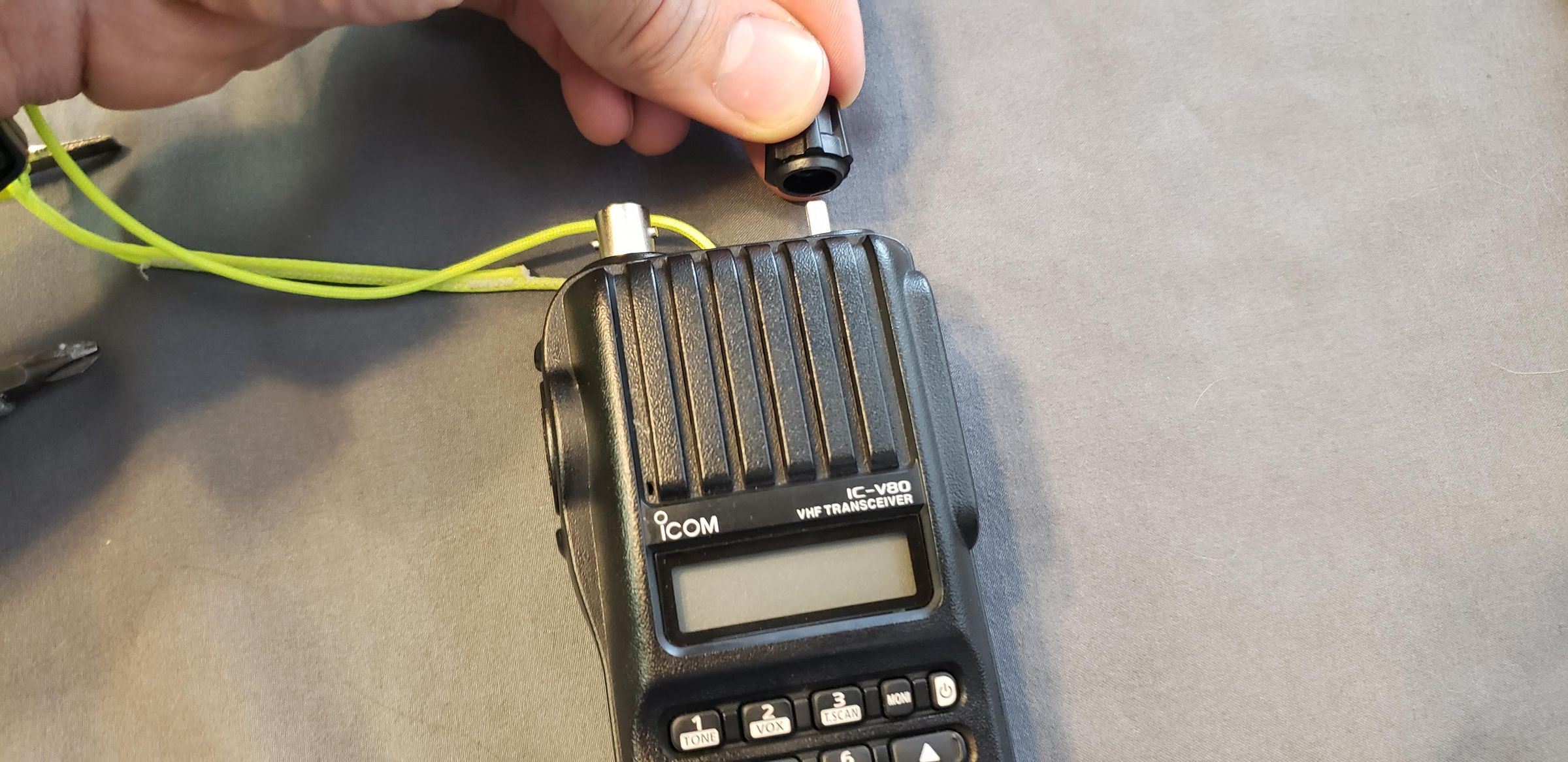 Icom V80 Mod for Paragliding : 5 Steps - Instructables