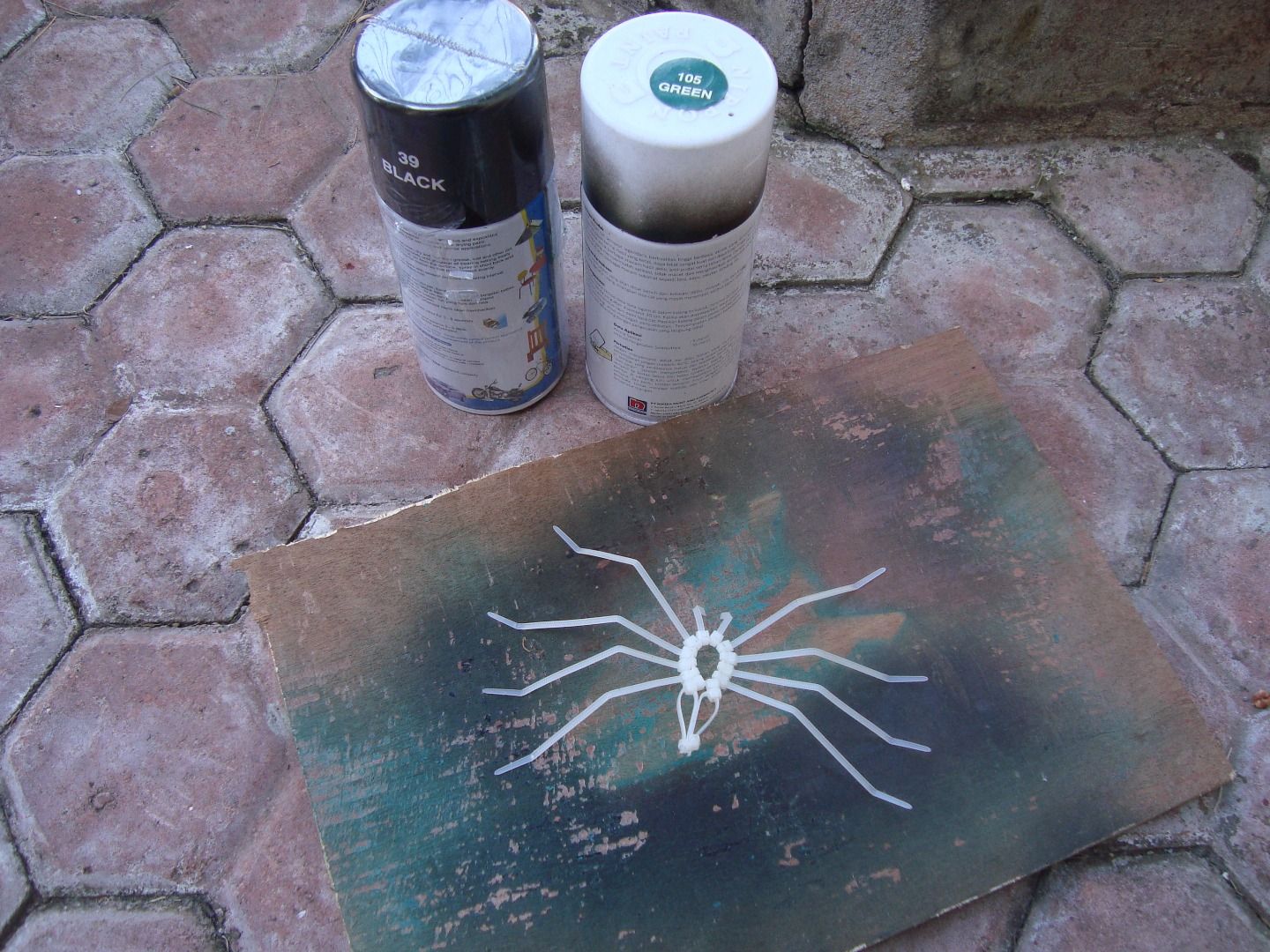 Spider Made From Cable Ties for Props Decor Halloween : 4 Steps (with ...