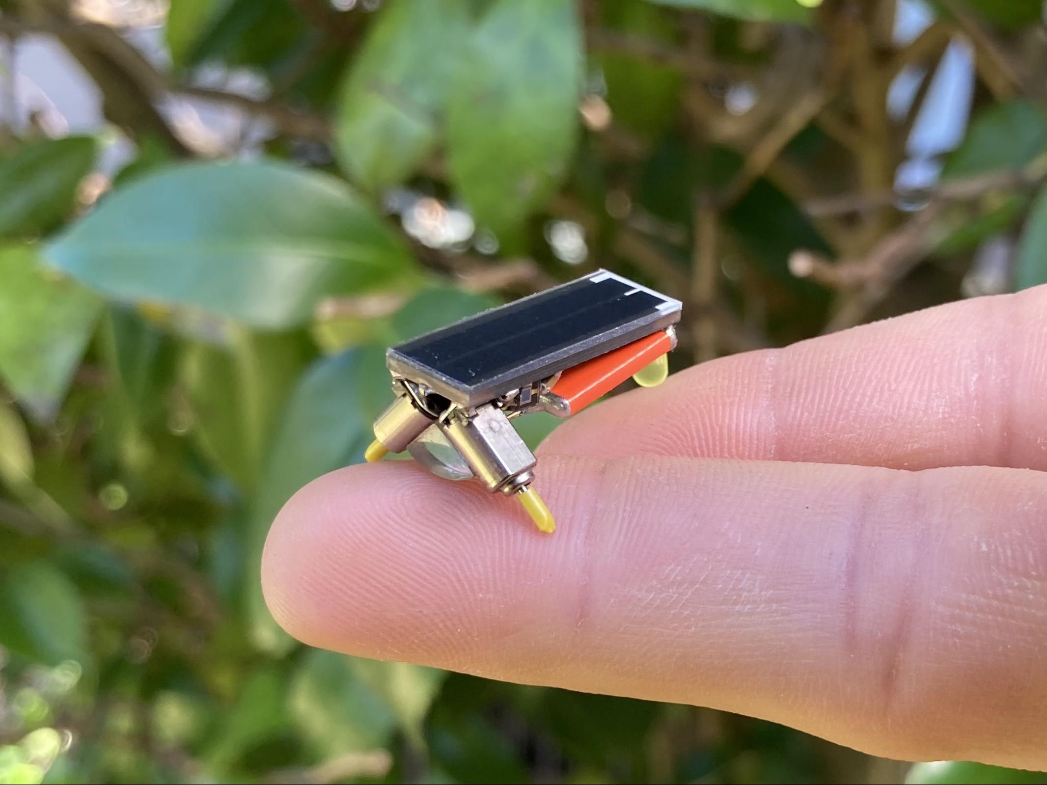 Tiny, Solar Powered, Light Seeking BEAM Bot (Mini Photopopper) : 18 ...