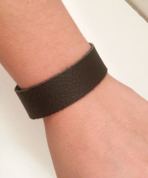 Easy DIY Leather Bracelet : 6 Steps - Instructables