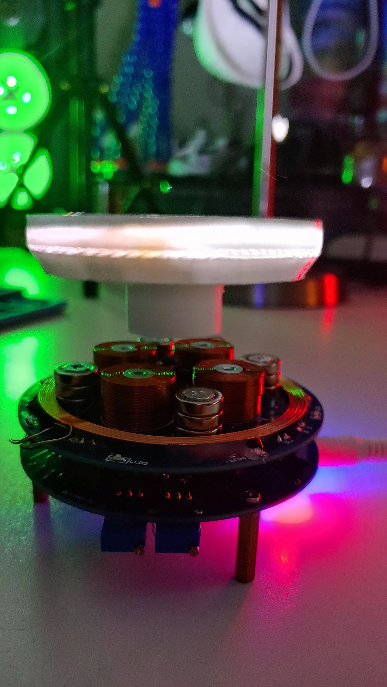 Freely Levitating Lamp : 4 Steps - Instructables