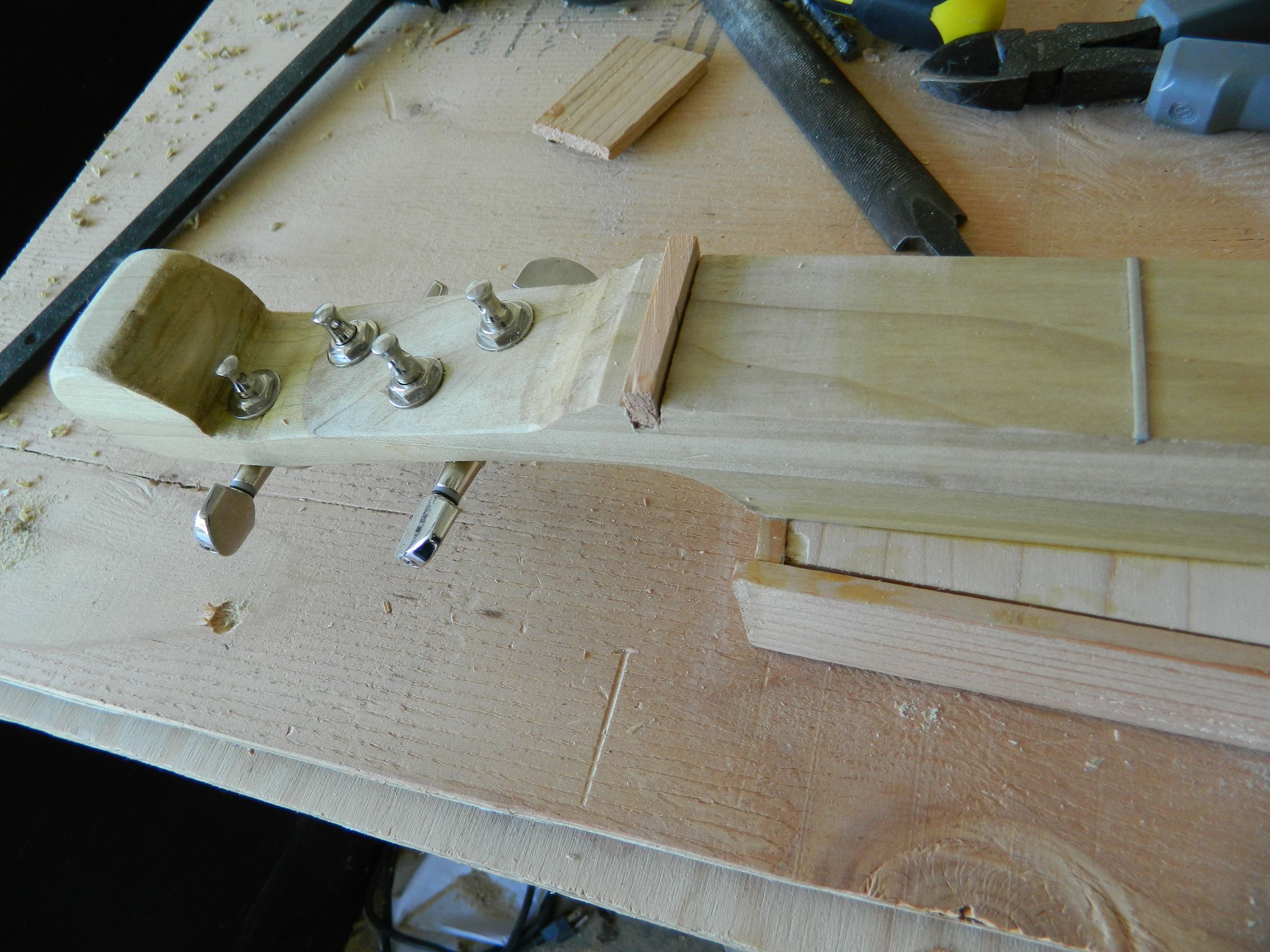 How to Make a Dulcimer Without Power Tools : 6 Steps (with Pictures ...