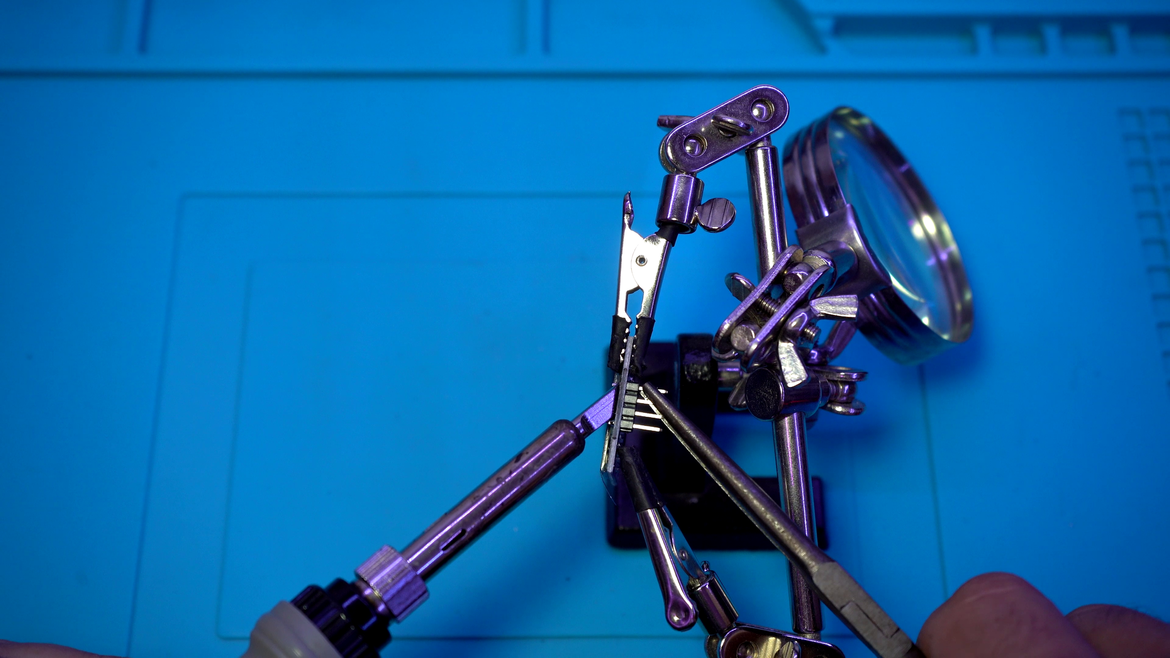 DIY Arduno "Ohmeter" + 0.96" OLED Display +Indication LEDs + Custom PCB ...