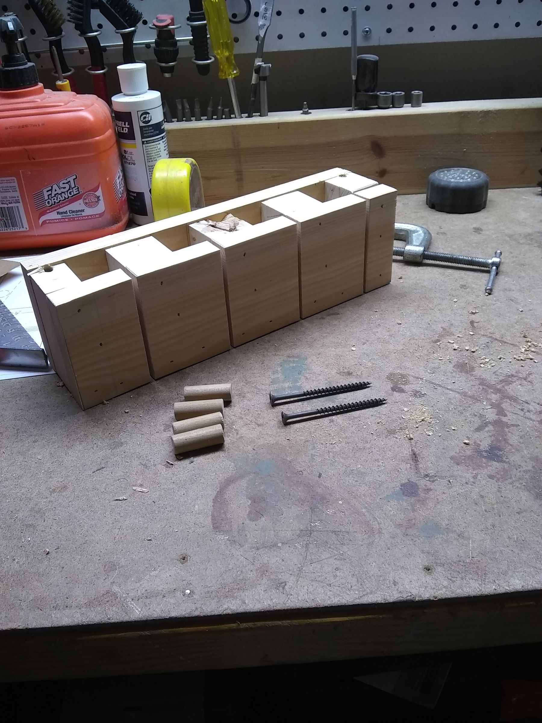 Easy Saw Rack From Scrap! : 6 Steps (with Pictures) - Instructables