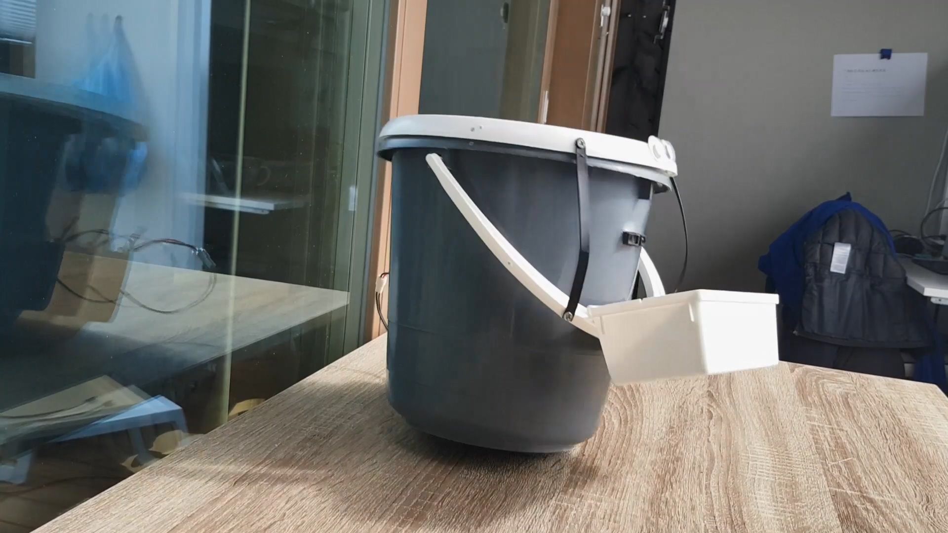 Trash Bin Robot - Giant Hungry Robot : 11 Steps (with Pictures ...