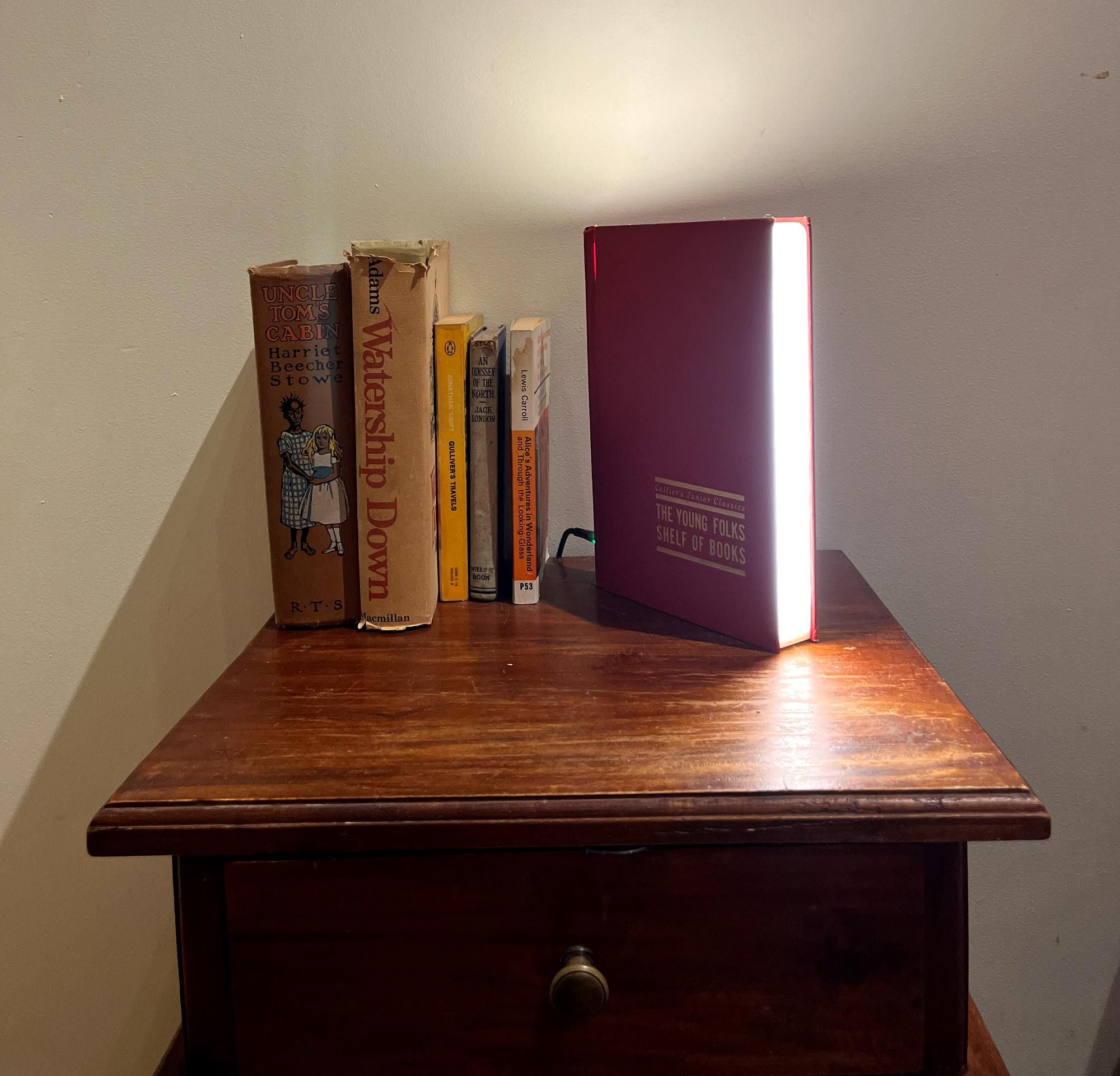 Book Light Inside a Book! : 11 Steps (with Pictures) - Instructables