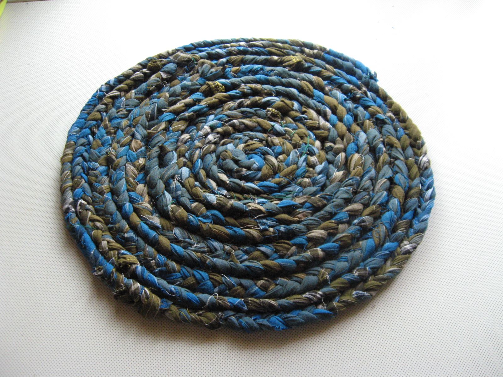 Door Mat From Old Clothing : 6 Steps (with Pictures) - Instructables