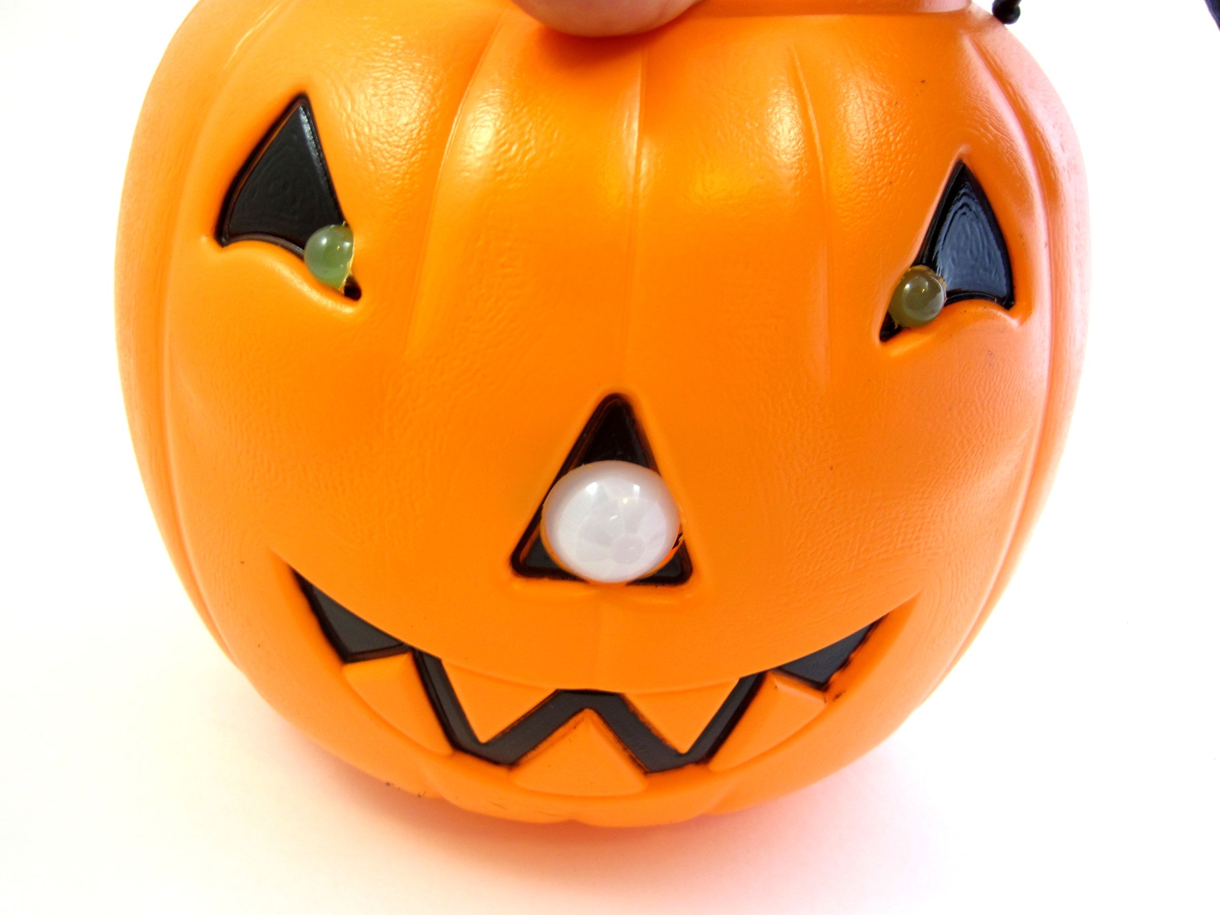 Motion-Activated PumpkinBot : 8 Steps (with Pictures) - Instructables