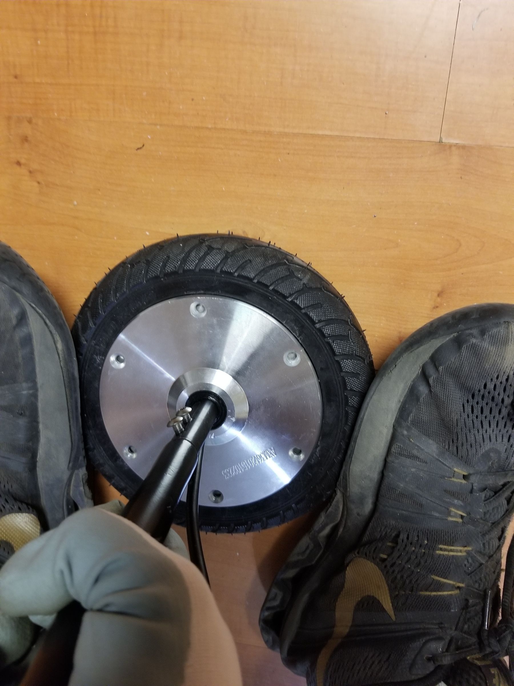 Mounting Hoverboard Wheels Securely and Easily Onto Stateboard ...