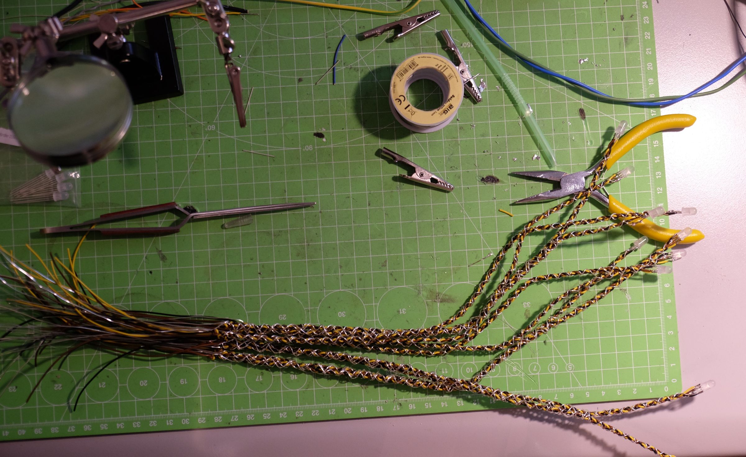 RGB-LED Wire Tree : 9 Steps (with Pictures) - Instructables