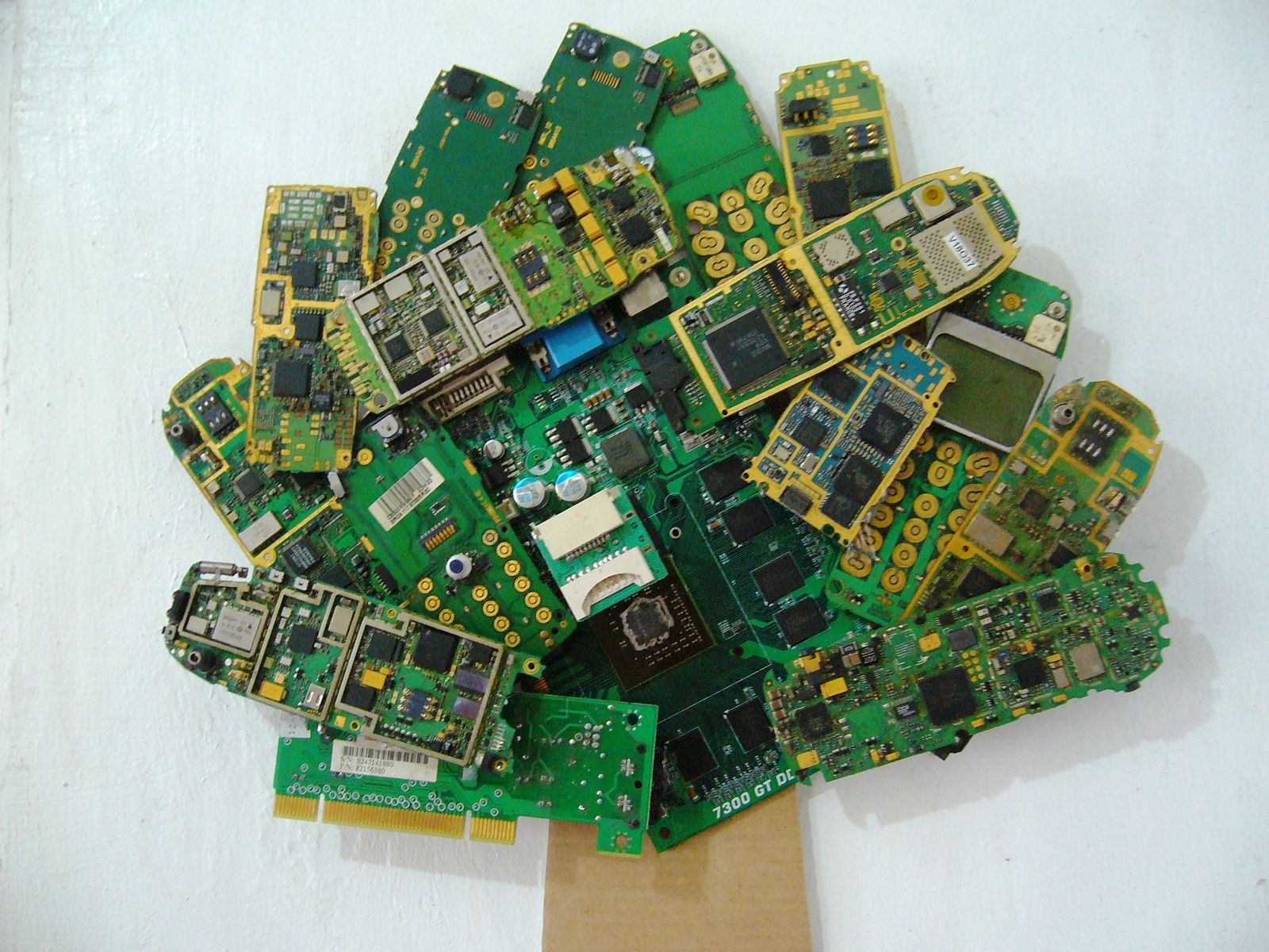 Artwork From Cell Phone PCB - Instructables