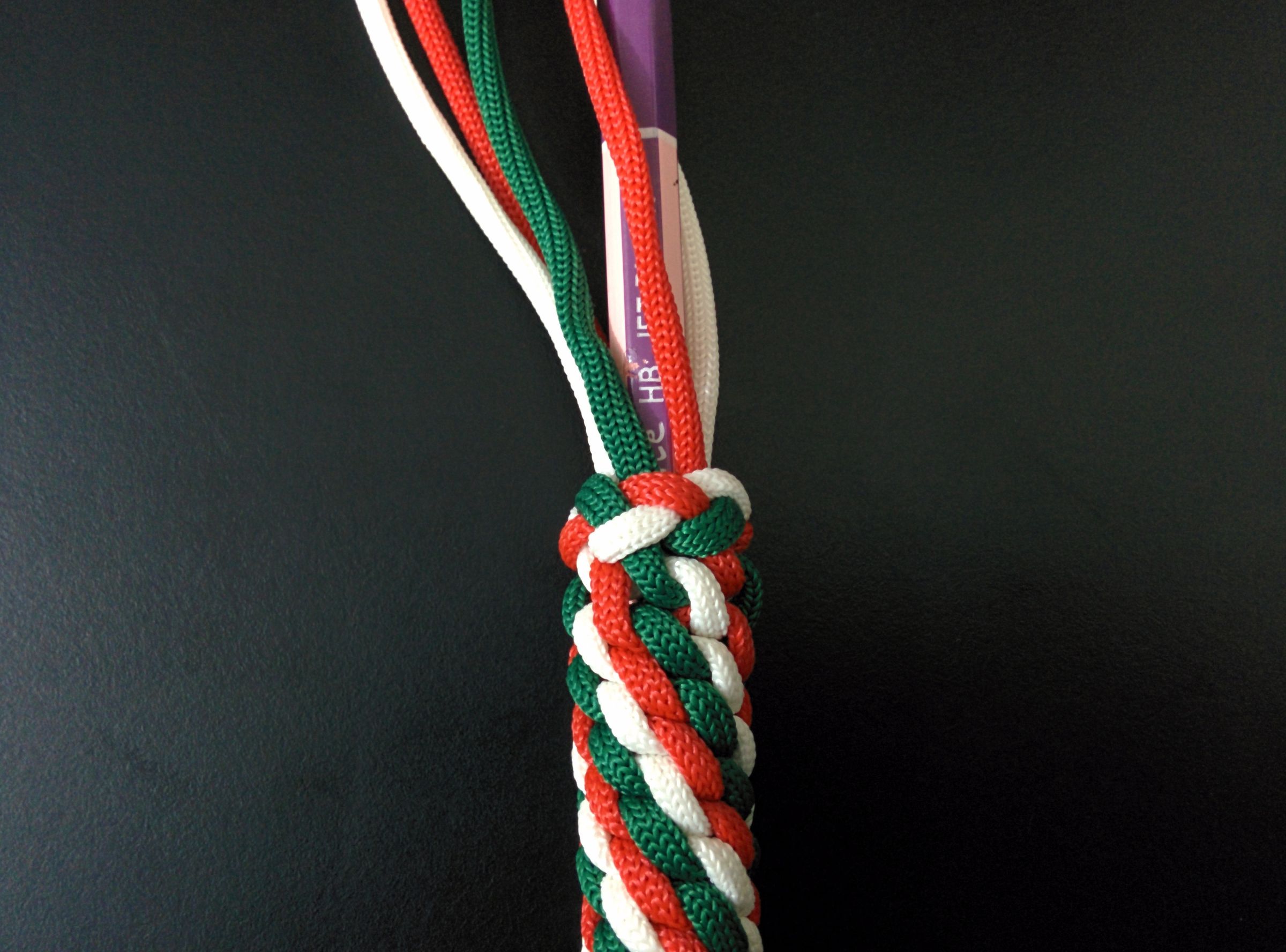 Paracord Fob With Hidden Compartment : 12 Steps (with Pictures ...