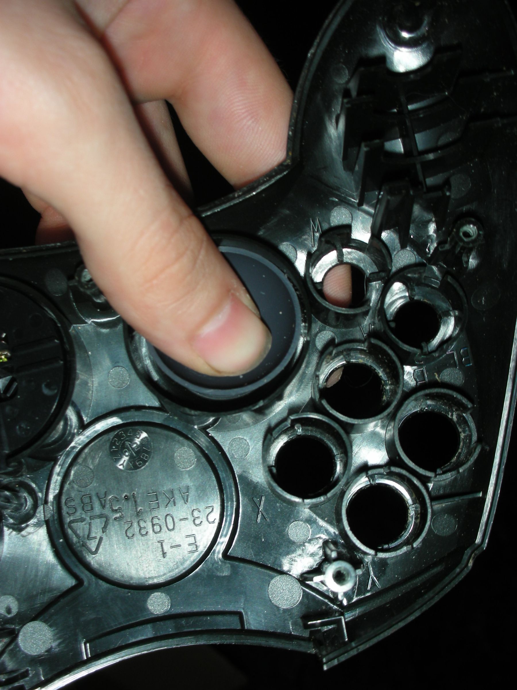 Xbox Controller W/PS1(2) Thumbsticks. : 5 Steps - Instructables