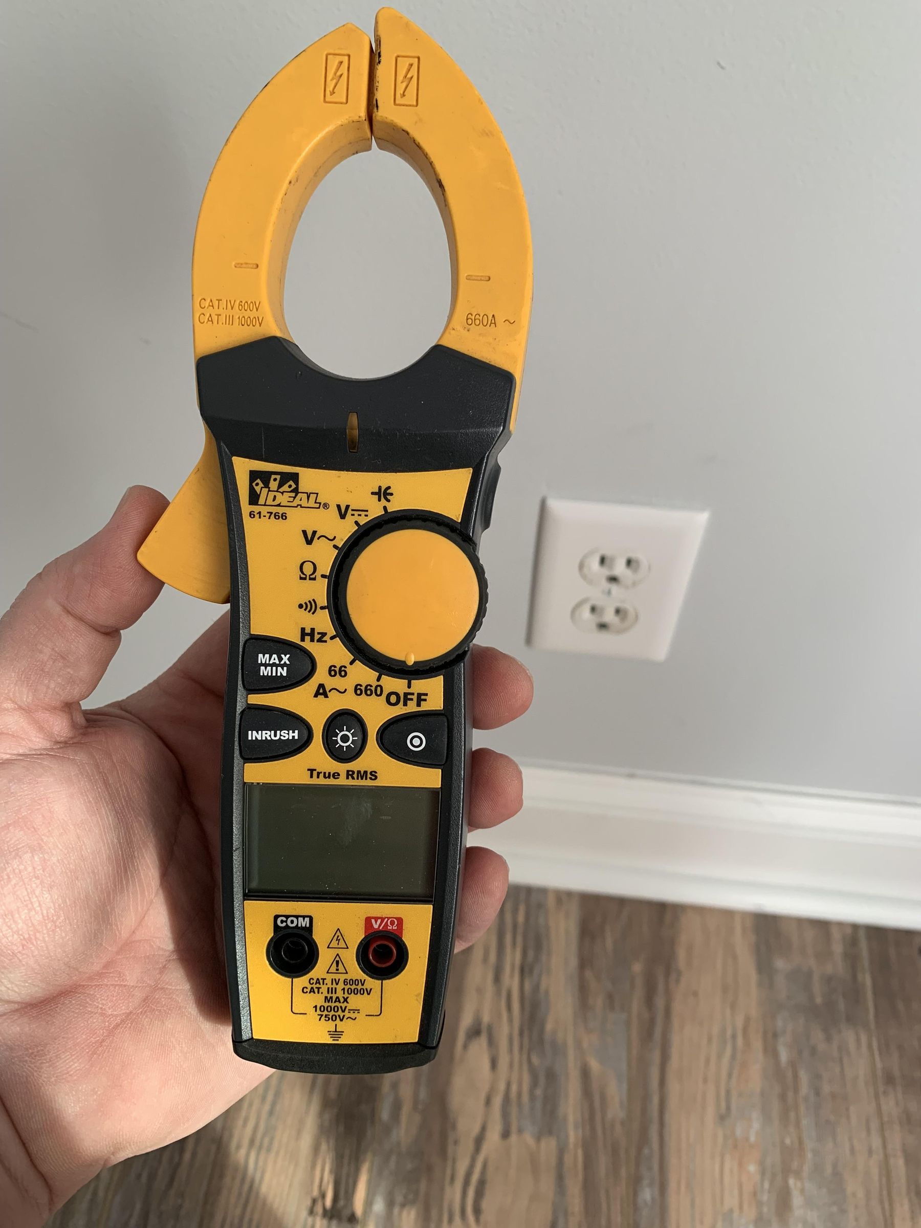 Taking a Voltage Measurement With an Ideal Voltmeter : 9 Steps ...