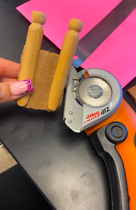 Loom Maker and Bracelet Tutorial ! : 8 Steps - Instructables