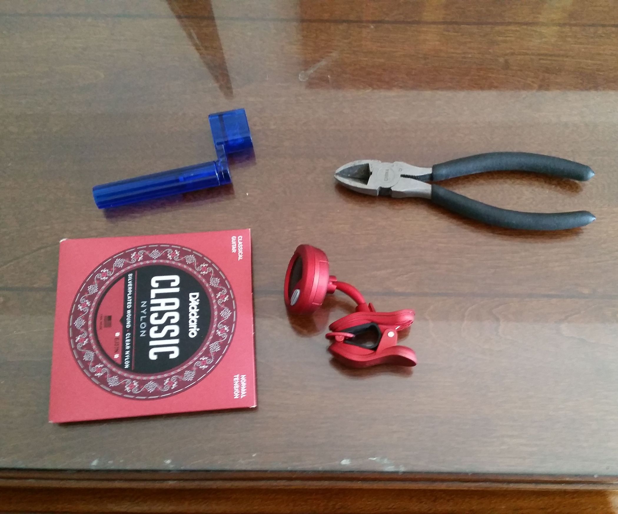 How to Re-string a Classical Guitar : 11 Steps (with Pictures ...