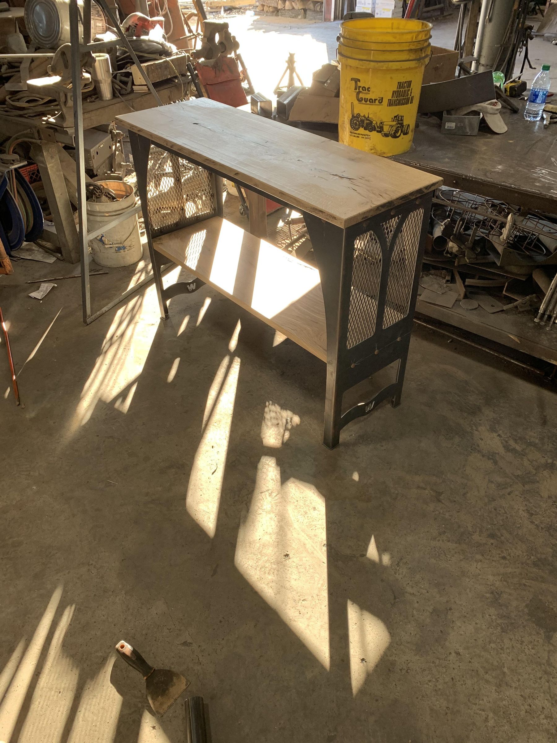 Industrial TV/Hall Table : 16 Steps (with Pictures) - Instructables