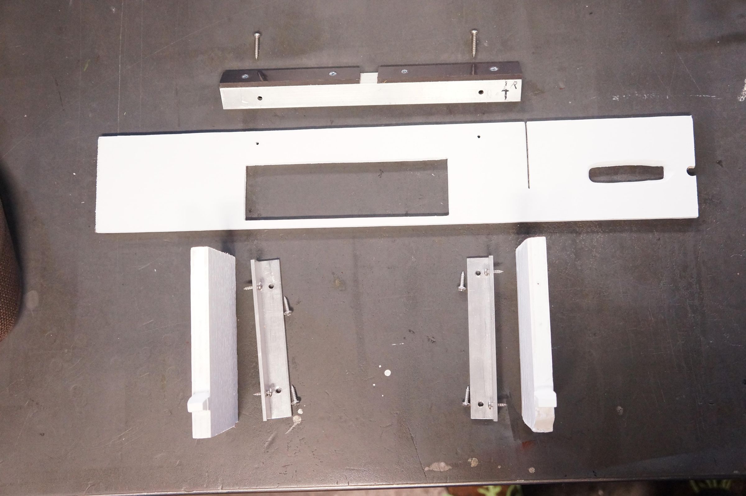 Cyberpunk Themed Briefcase Computer : 8 Steps (with Pictures ...