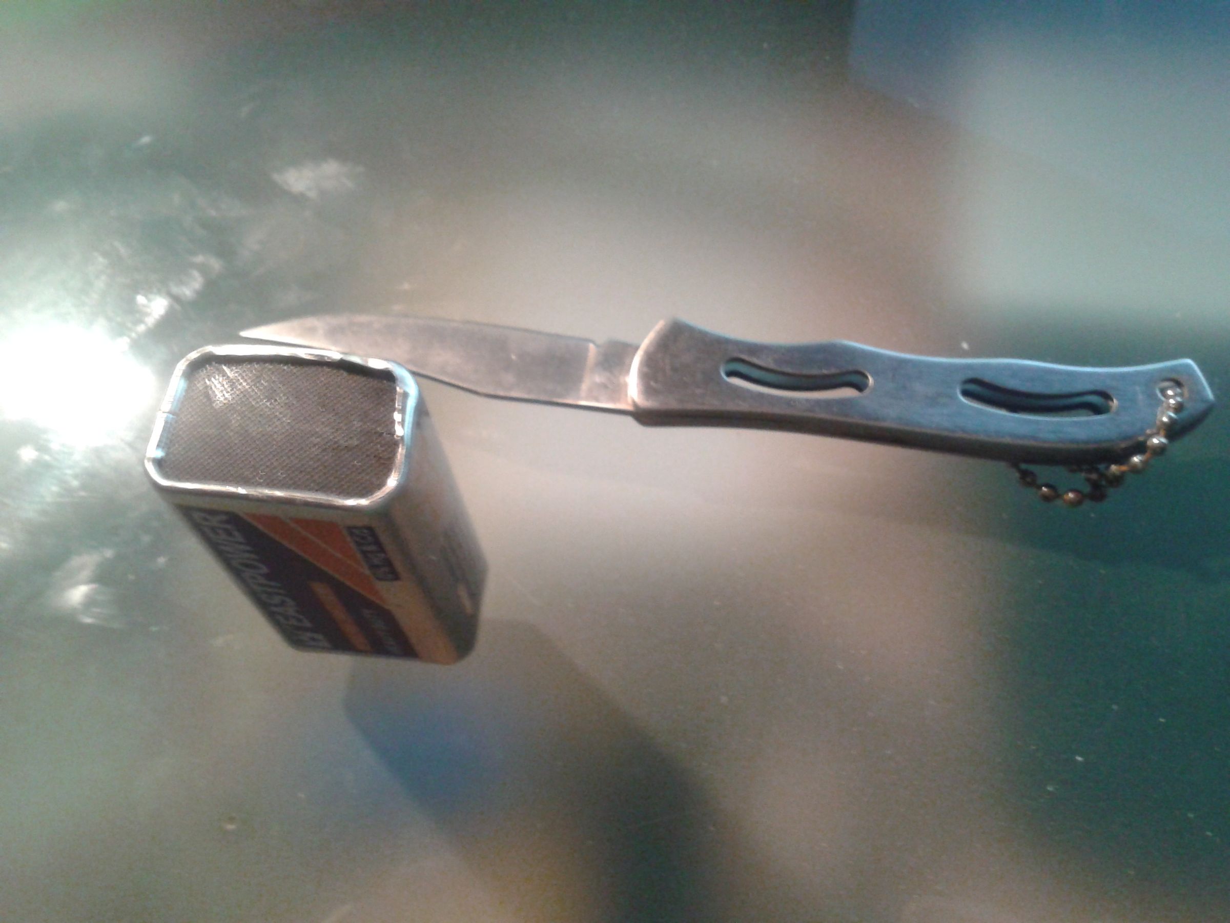 How to Make One Flashlight From an Old 9V Battery : 5 Steps - Instructables