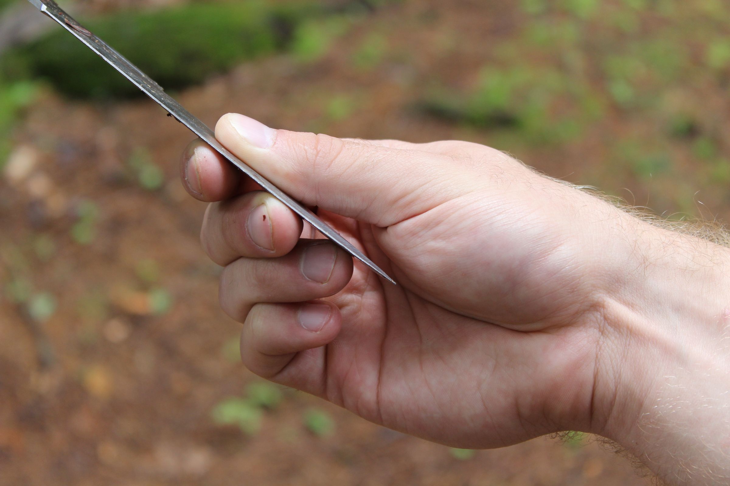 How to Throw Throwing Knives : 7 Steps (with Pictures) - Instructables