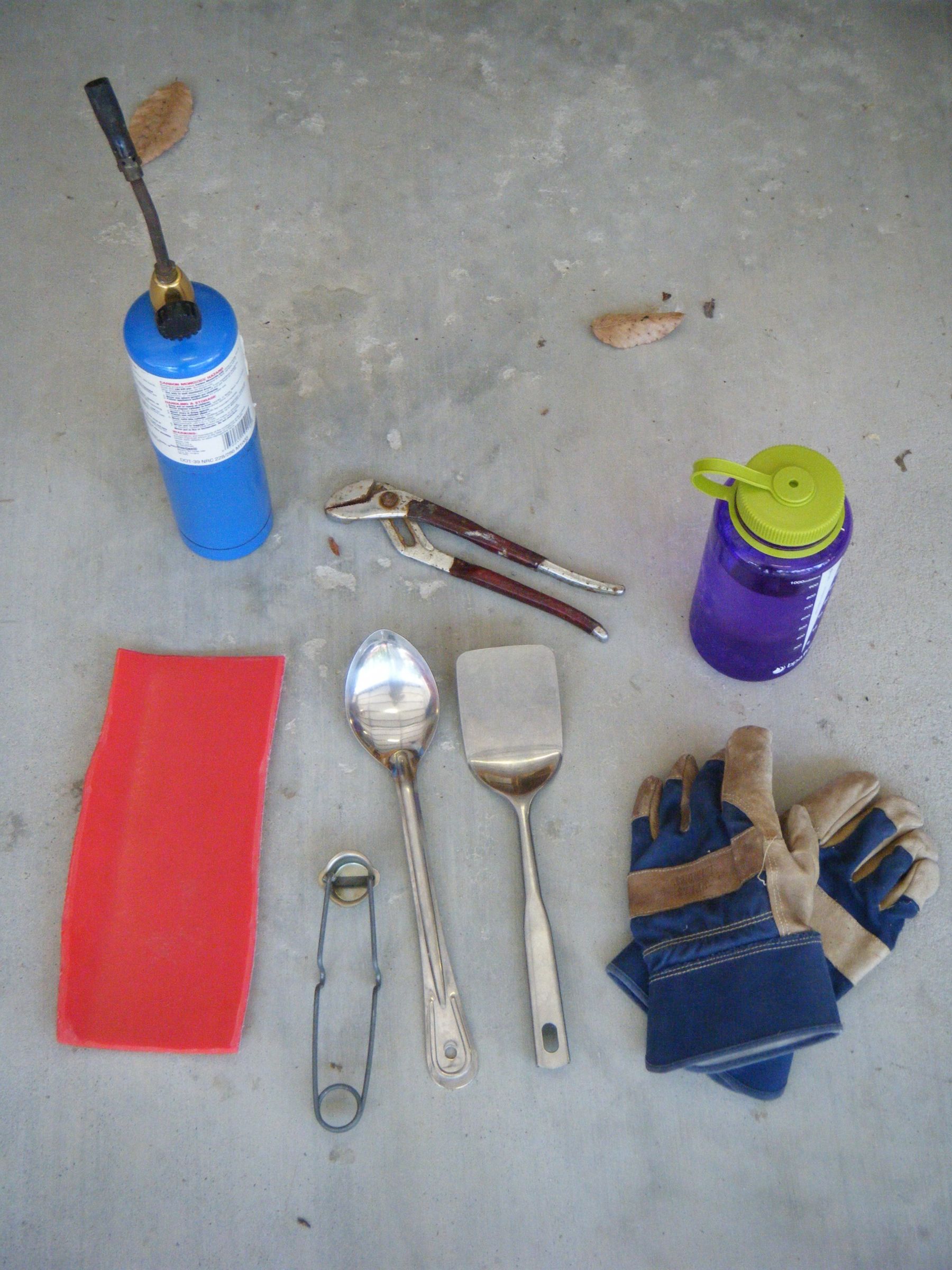 Fixing a Plastic (polyethylene) Kayak With a Hole in It : 5 Steps (with ...