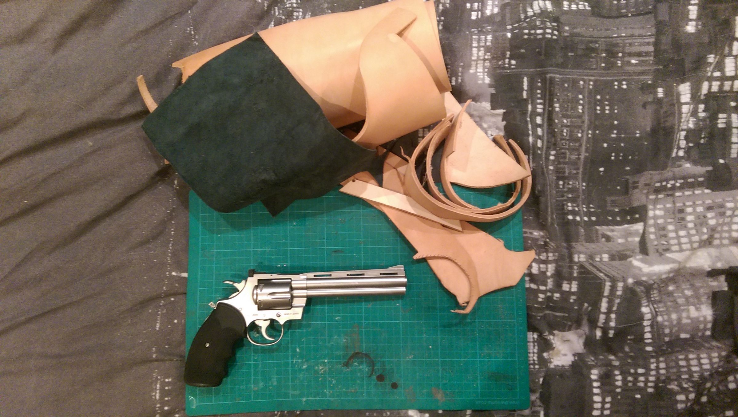 Quick Draw Leather Molle Holster : 10 Steps - Instructables