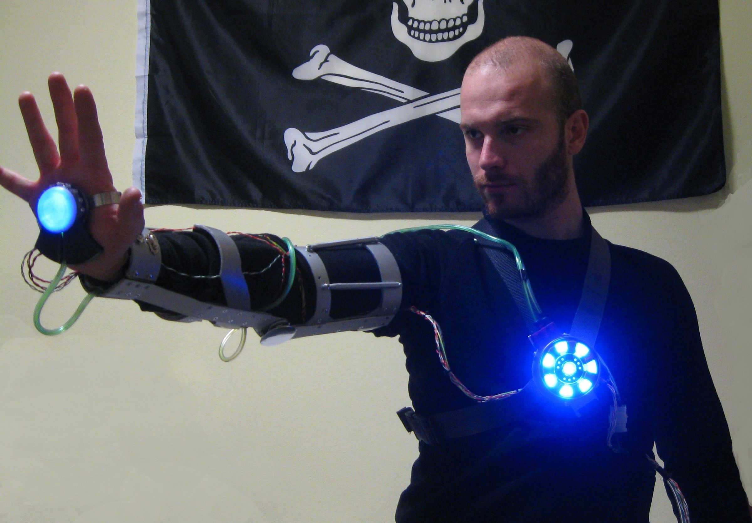 Iron Man Repulsor (bare) & Arc Reactor : 5 Steps - Instructables